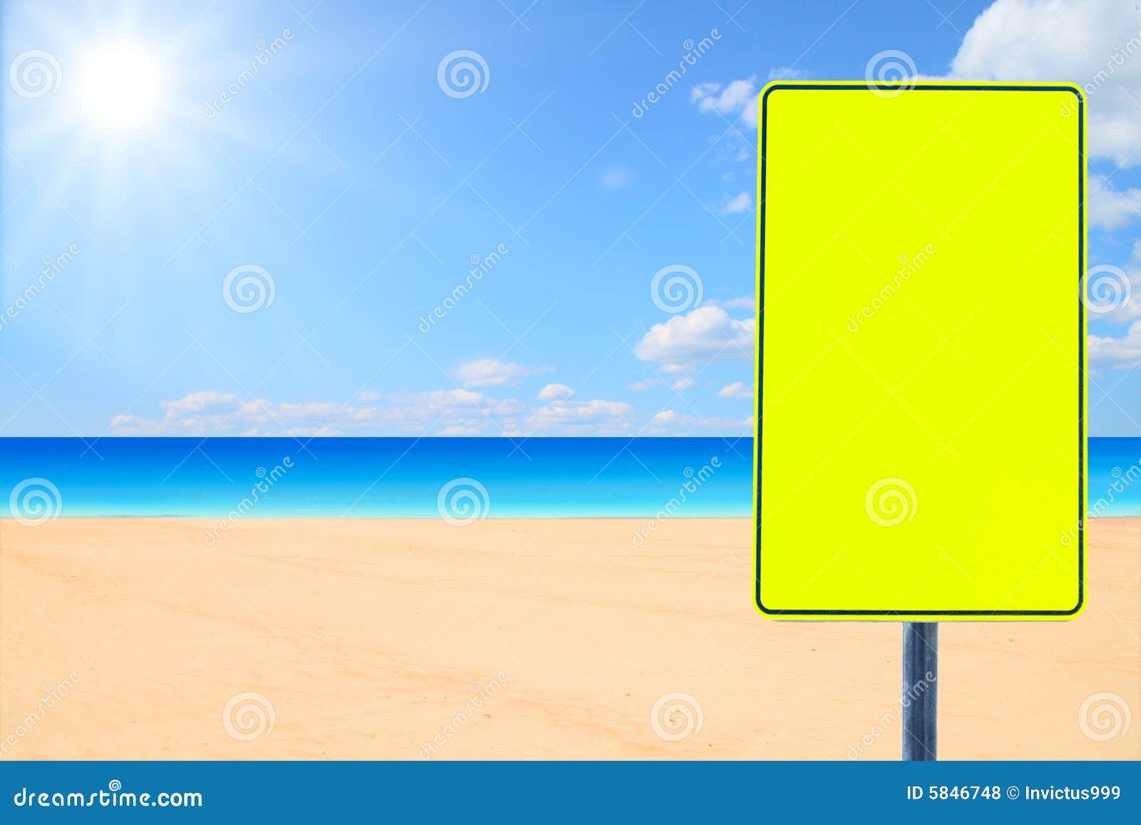 Blank Traffic Sign With Arrows Pointing In Opposite Directions Stock ... Blank Traffic Sign With Arrows Pointing In Opposite Directions Stock ...