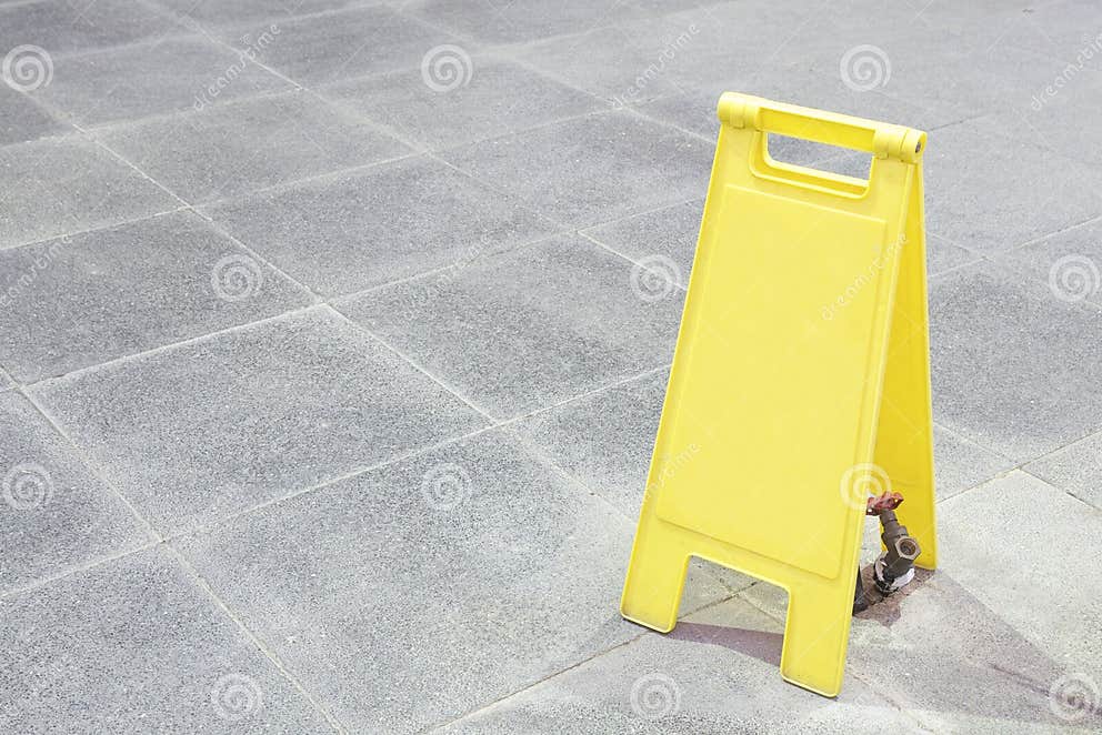 Blank yellow sign stock photo. Image of copyspace, notice - 17980262