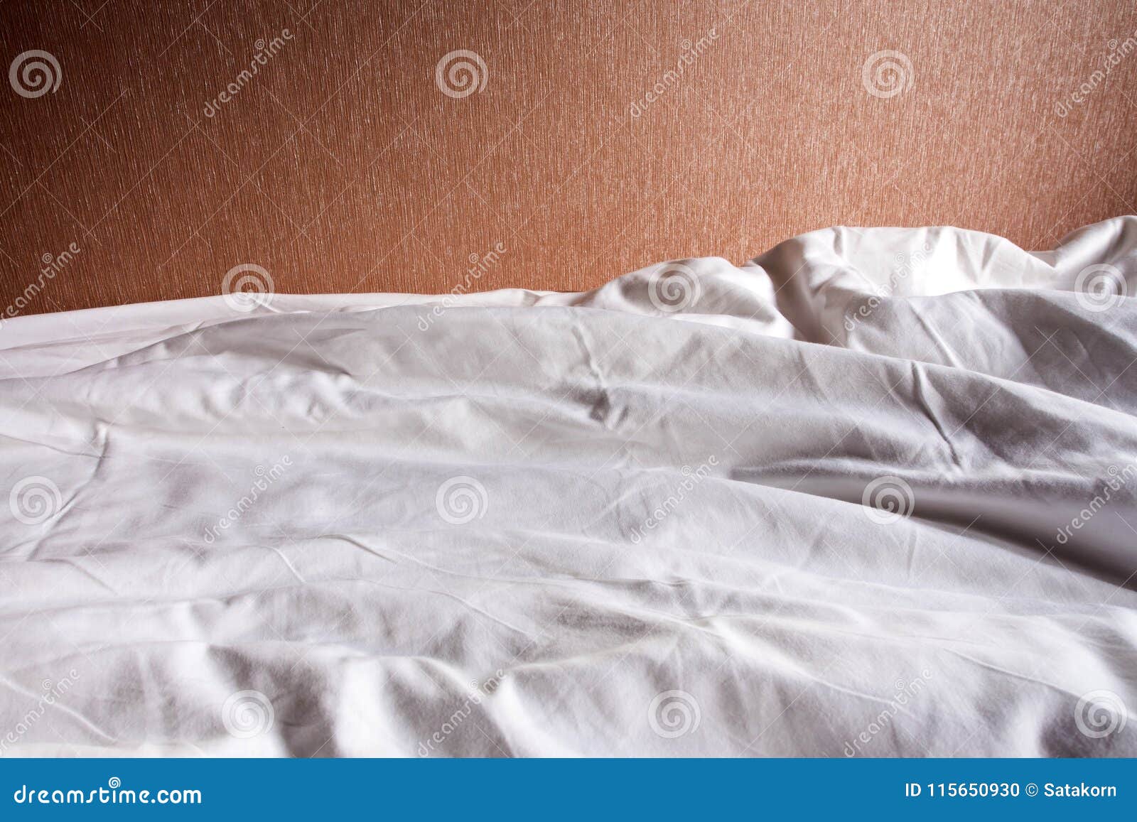 Blanket Crumpled on the Bed Stock Photo - Image of wake, sleep: 115650930