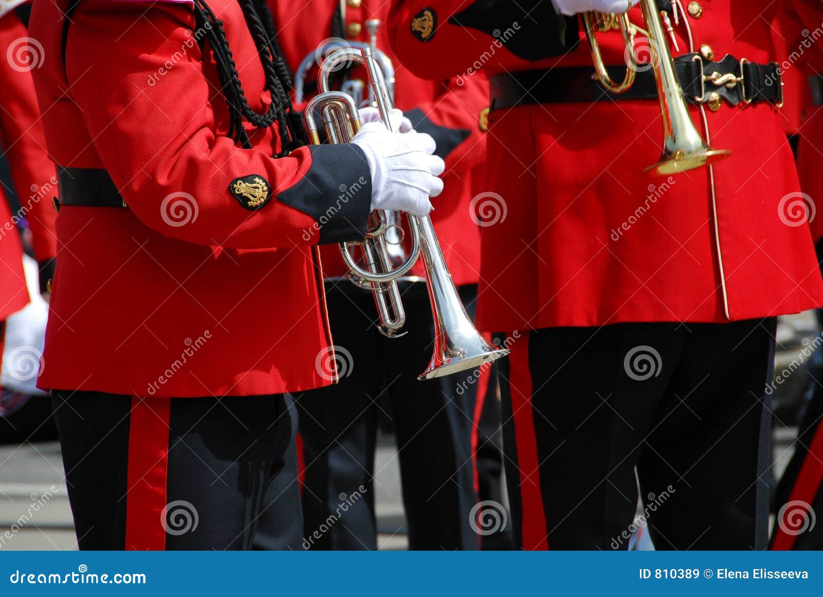 Blaskapelletrompete stockbild. Bild von stehen, parade - 810389