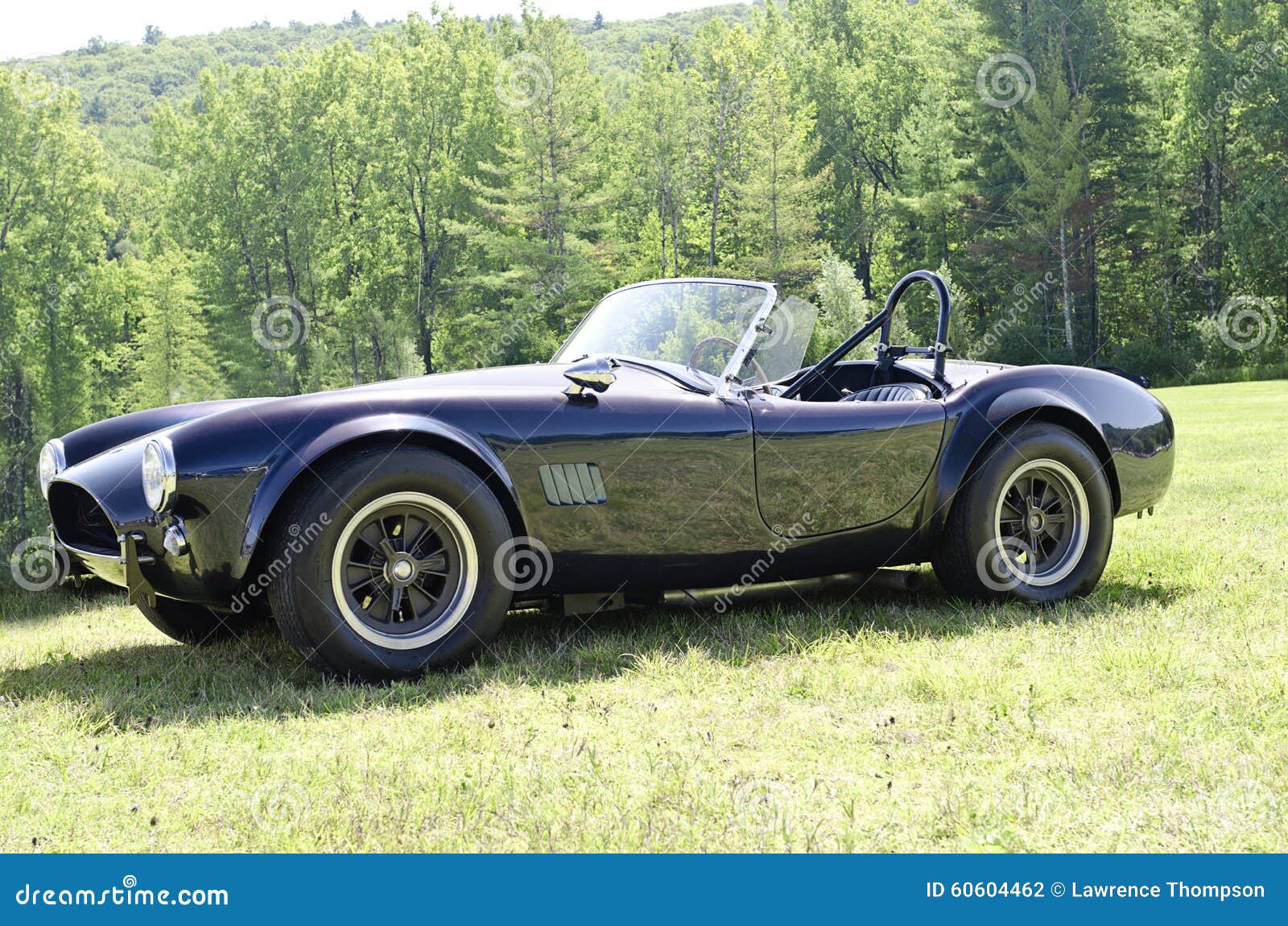 Blaue Konvertierbare Seitenansicht Des Sportautos Stockfoto - Bild von ...