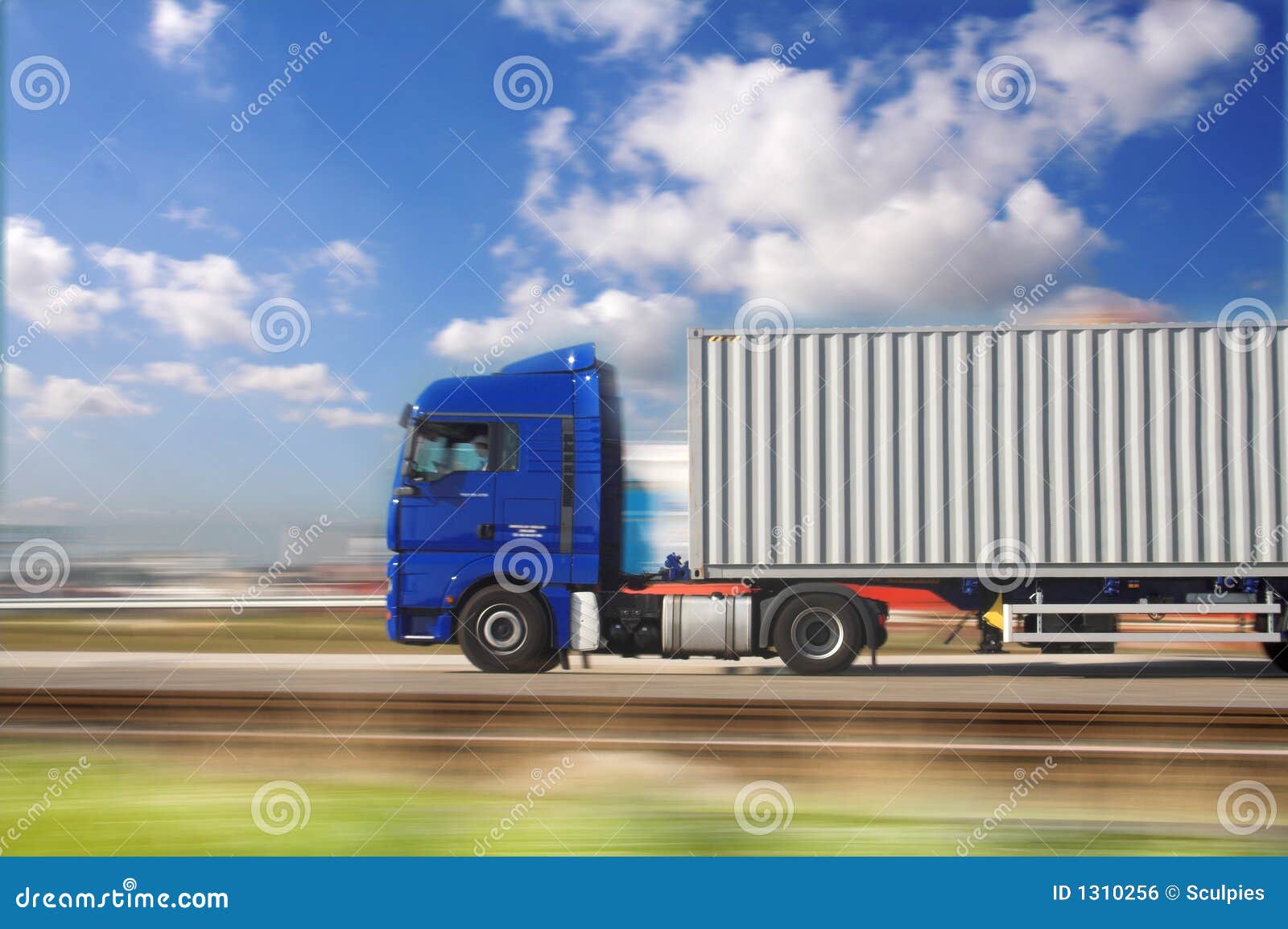 Blauer LKW stockfoto. Bild von behälter, industrie, blau - 1310256