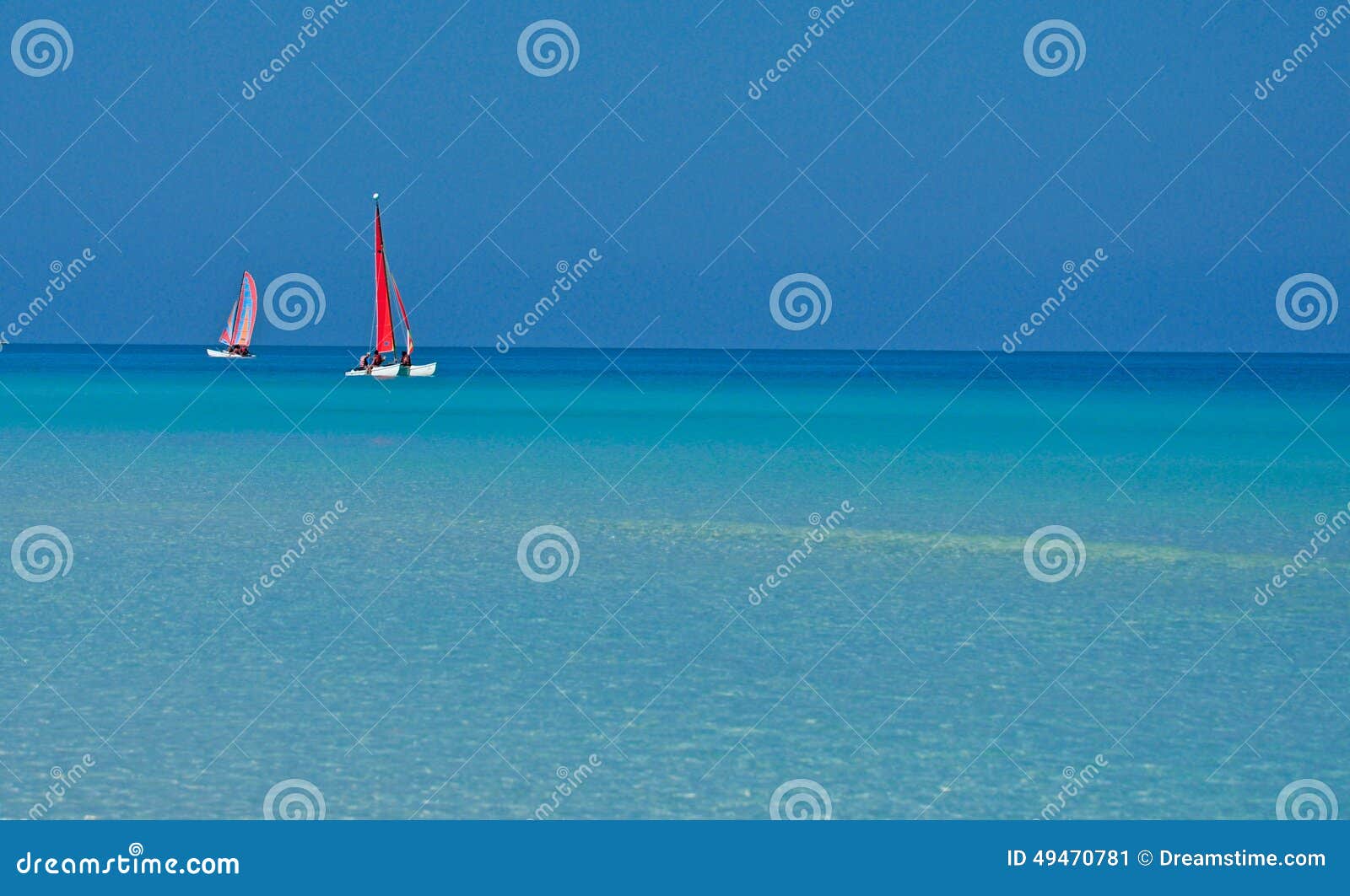 Blaues Meer stockbild. Bild von boot, farbe, nave, meer - 49470781