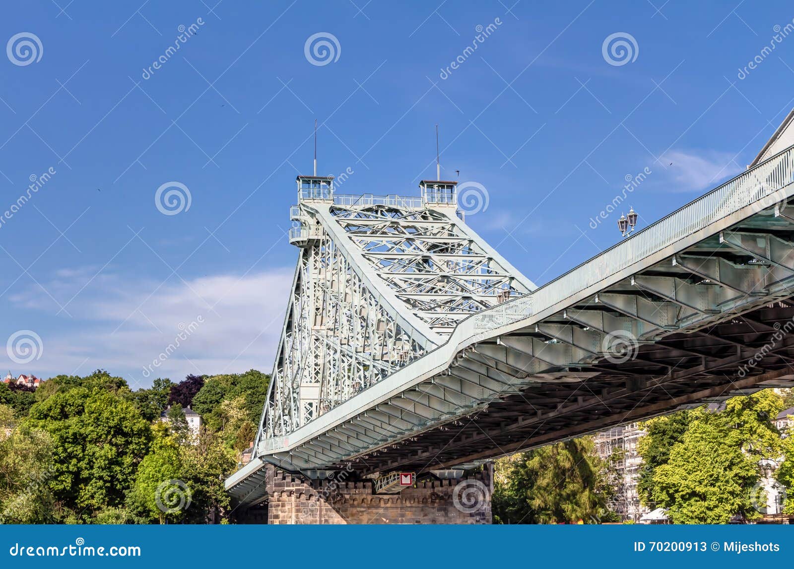 Blaues Wunder in Dresden stock image. Image of attraction - 70200913