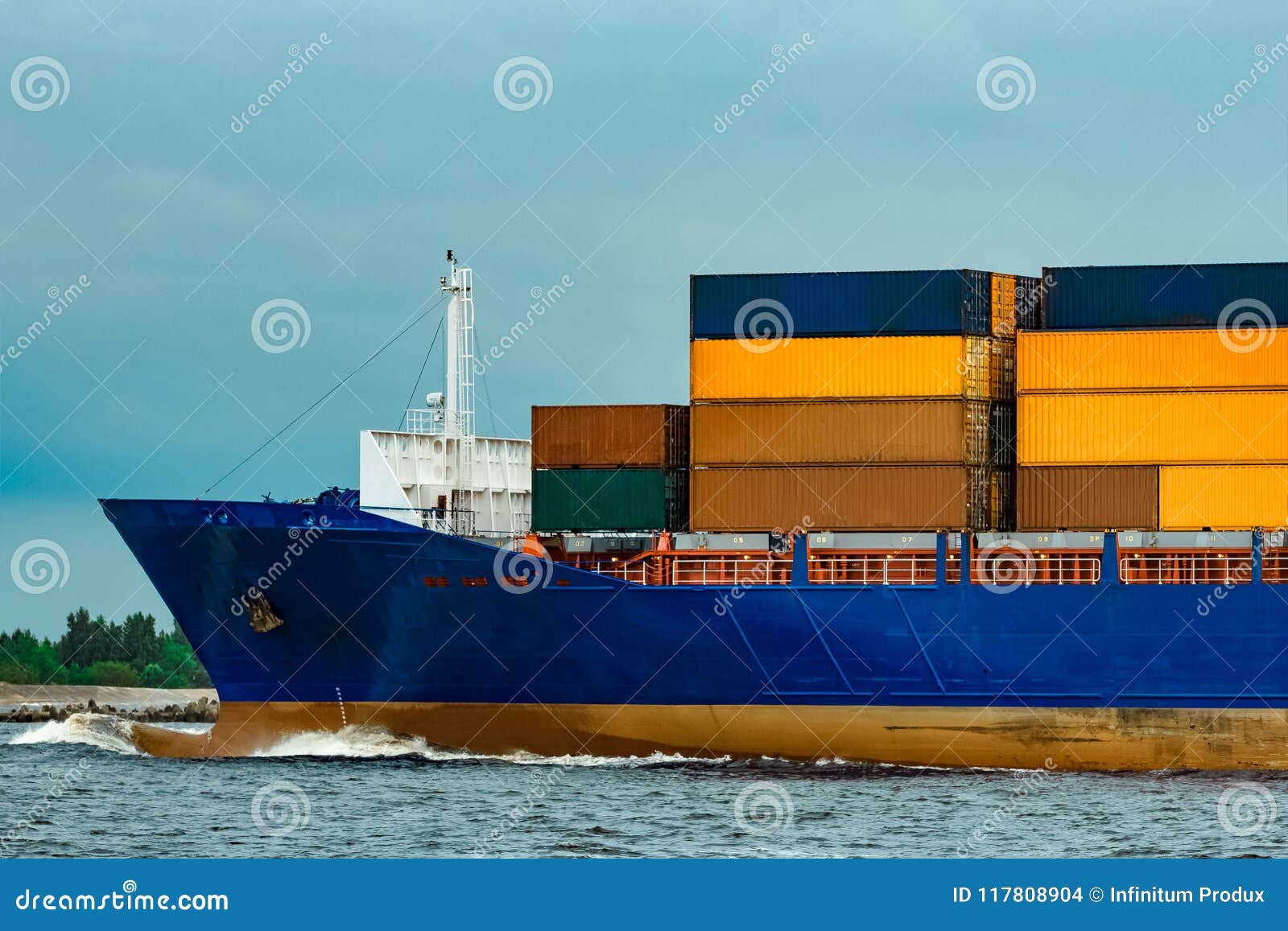 Blauw containerschip stock foto. Image of handel, importeren - 117808904
