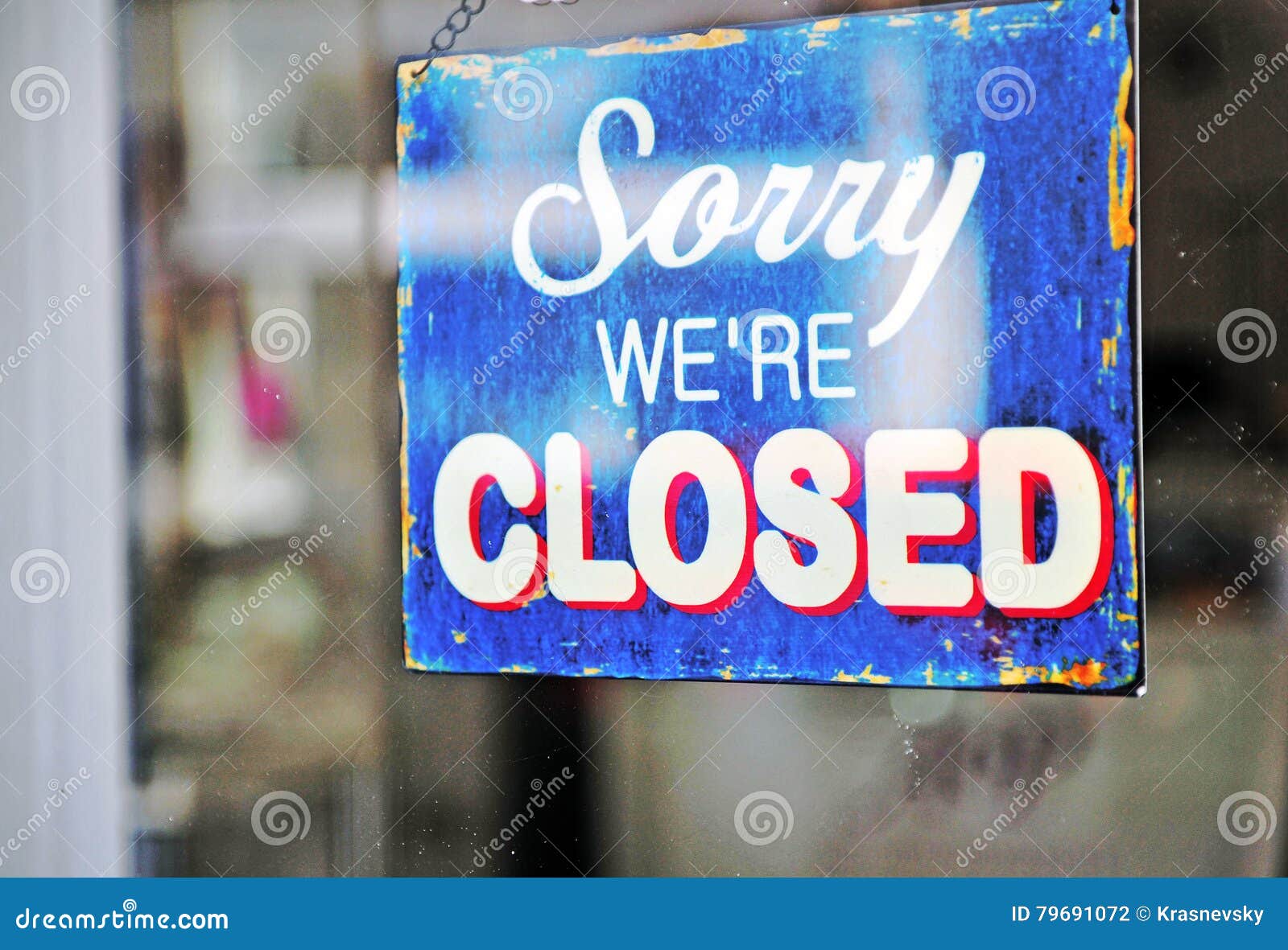Blauw Gesloten Teken Op De Deur Stock Foto - Image of venster, glas ...