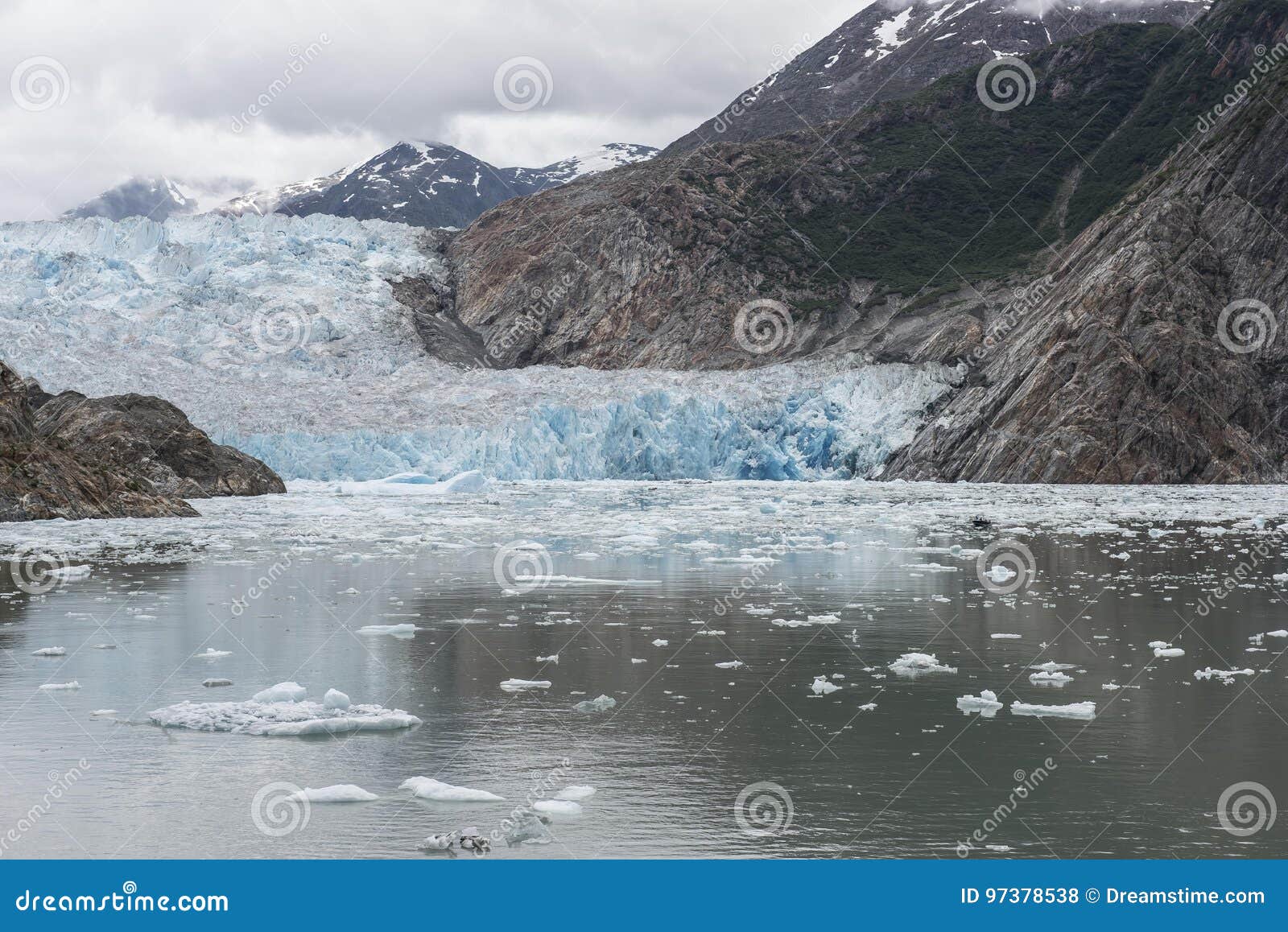 Blauwe Gletsjer Van Alaska Met Bergen Stock Foto - Image of gletsjer ...