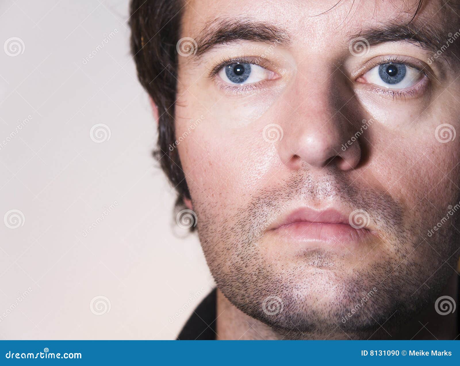 Blauwe ogen stock foto. Image of portret, bruin, beeld - 8131090