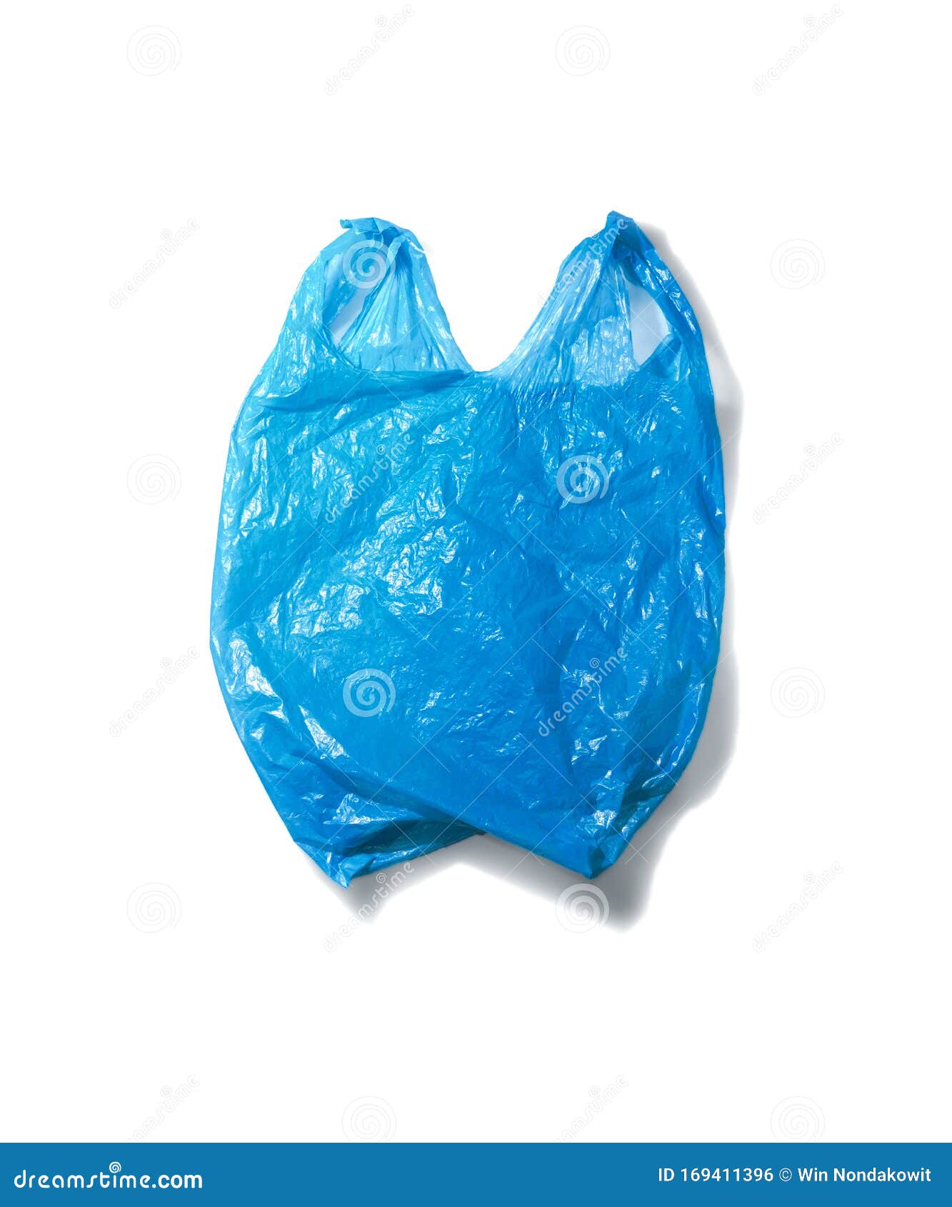 Blauwe plastic zak op wit stock foto. Image of huisvuil - 169411396