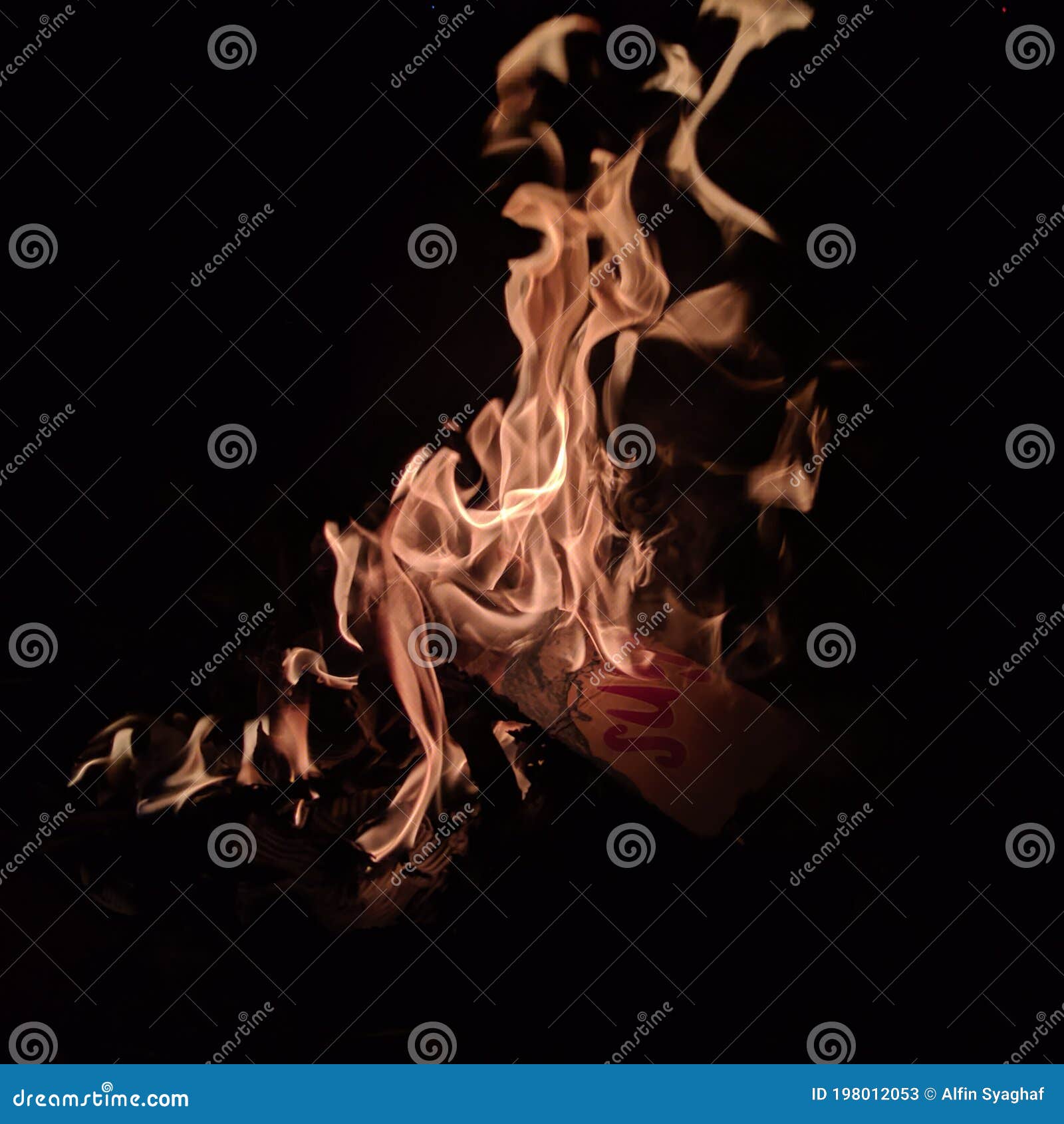 The fire in the cold night stock image. Image of cold - 198012053