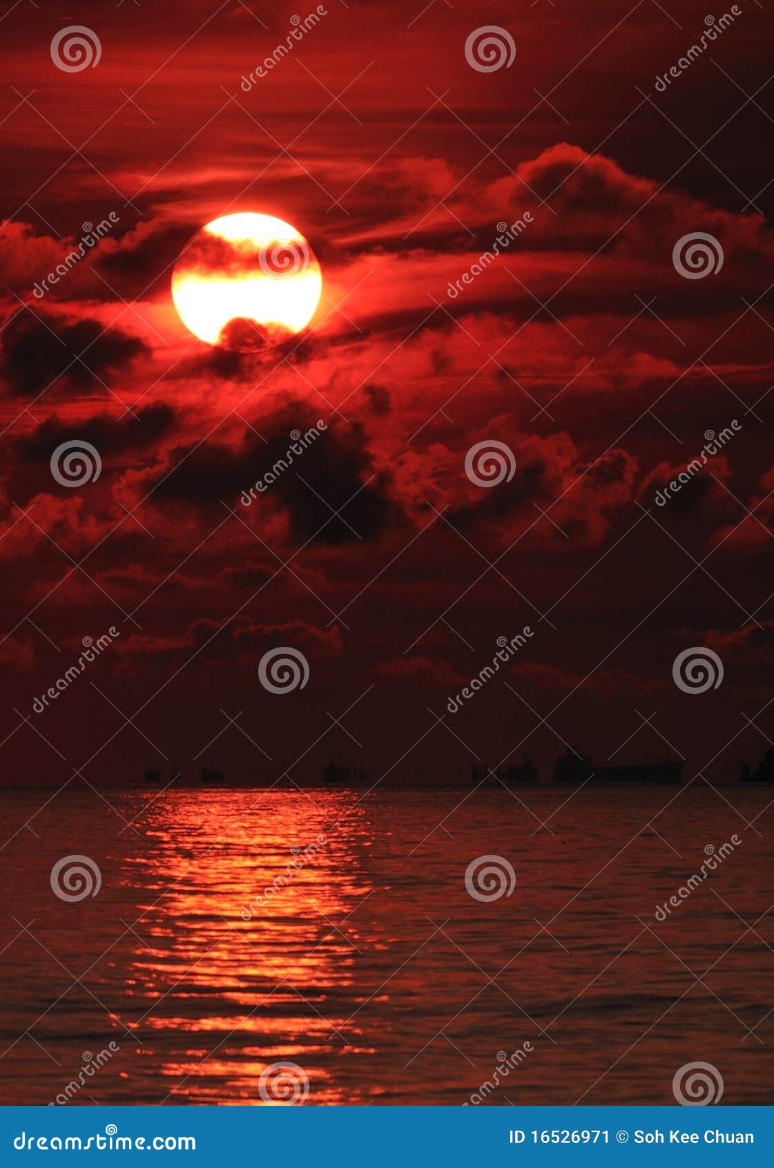 Blazing Sun stock image. Image of blazing, cloudy, morning - 16526971