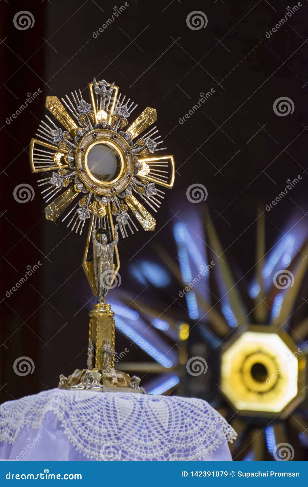 Blessed Sacrament Communion Stock Image - Image of gold, adoration ...