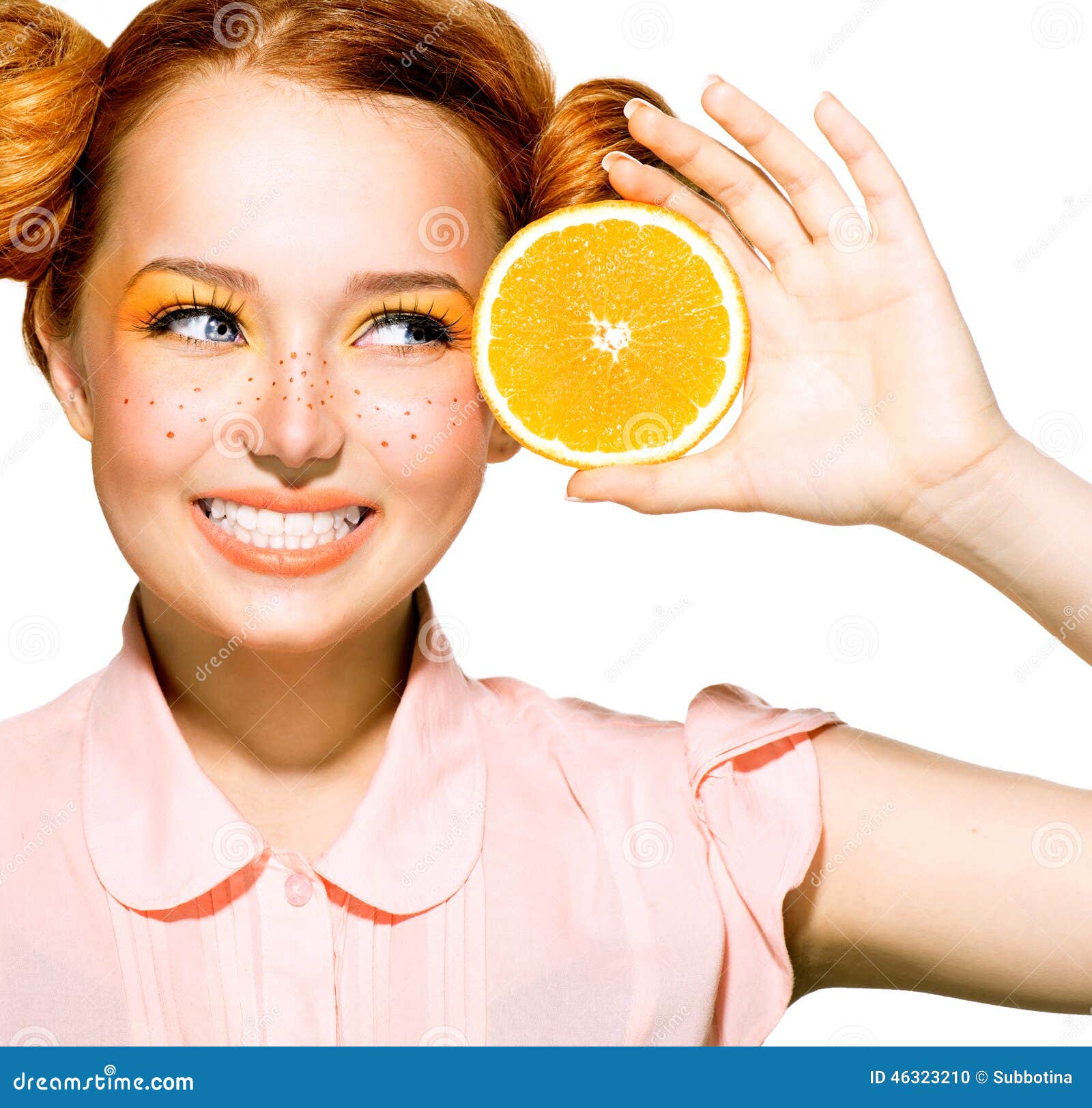 Blij Tienermeisje Met Grappig Rood Kapsel Stock Foto - Image of manier ...