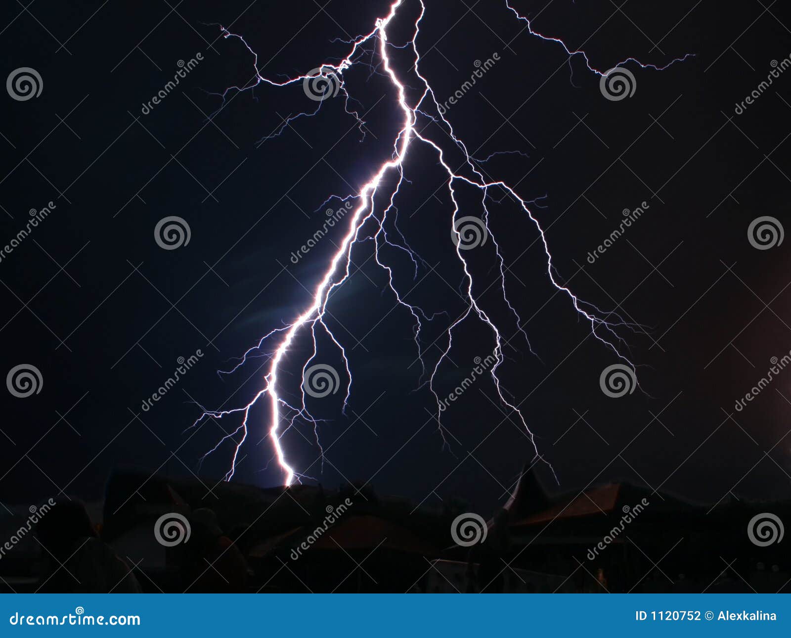 Bliksem stock foto. Image of hemel, tafereel, prachtig - 1120752