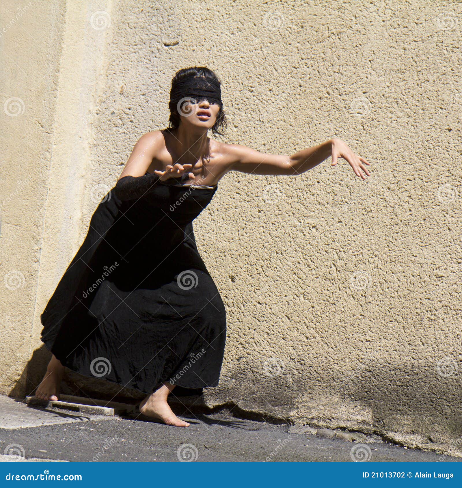 Blind dancer editorial photography. Image of culture - 21013702