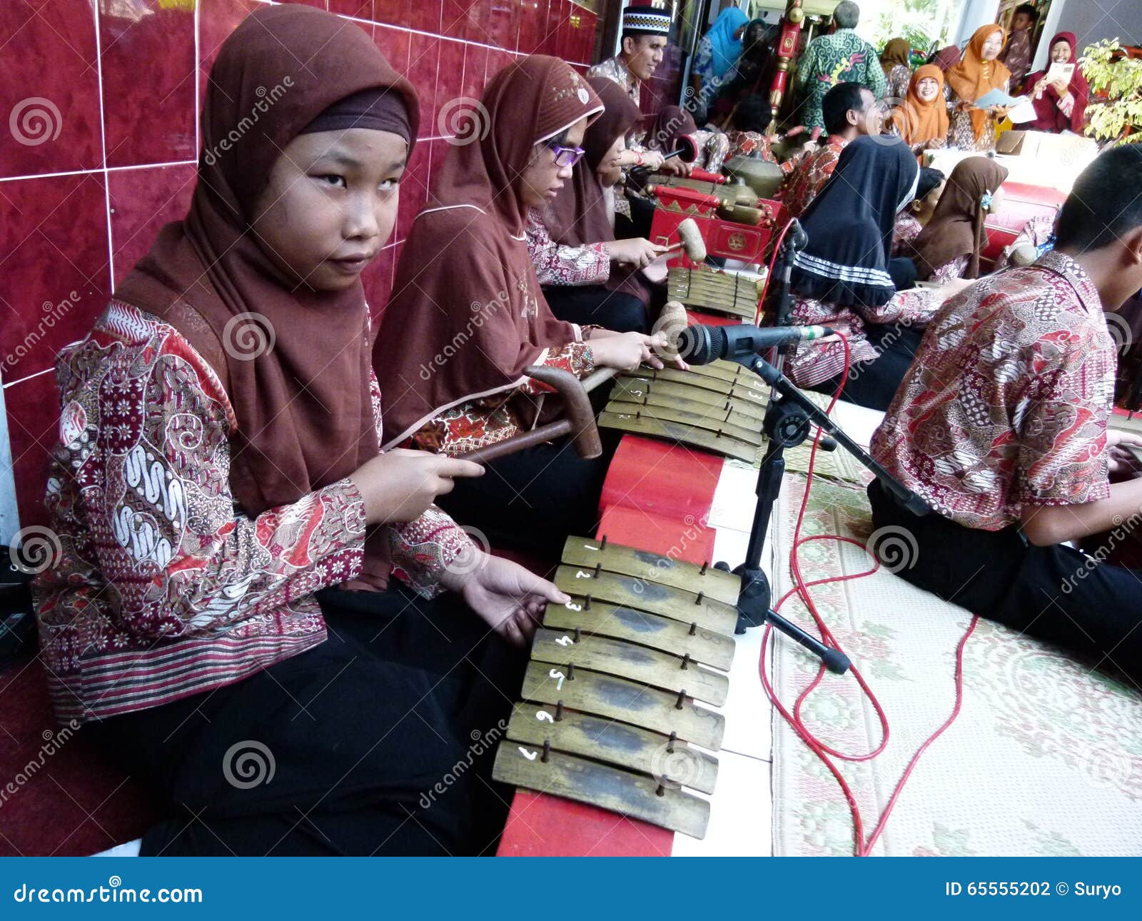 Blind students editorial photography. Image of instruments - 65555202