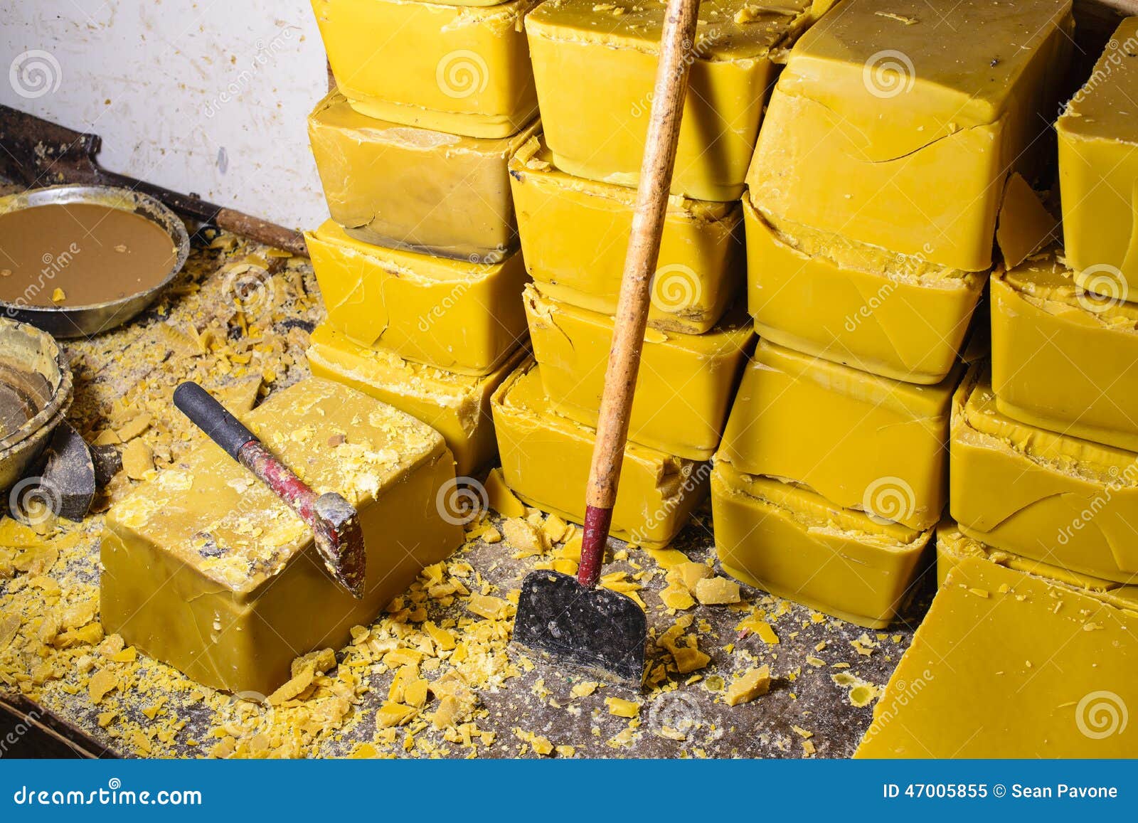 Blocchi di cera d'api immagine stock. Immagine di briciola - 47005855