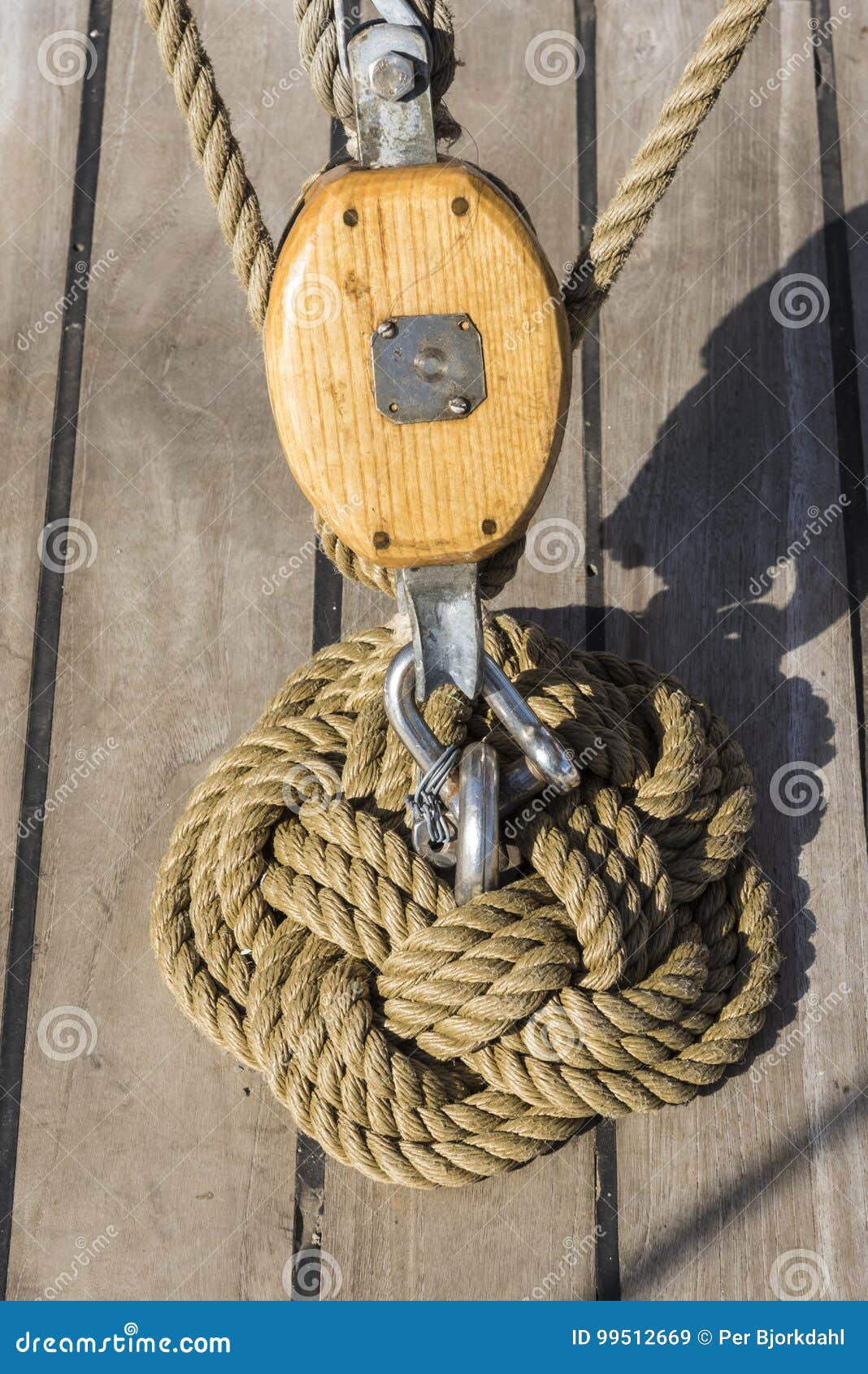 Blocchi E Un Nodo Piano Della Testa Del ` S Del Turco Sulla Piattaforma ...