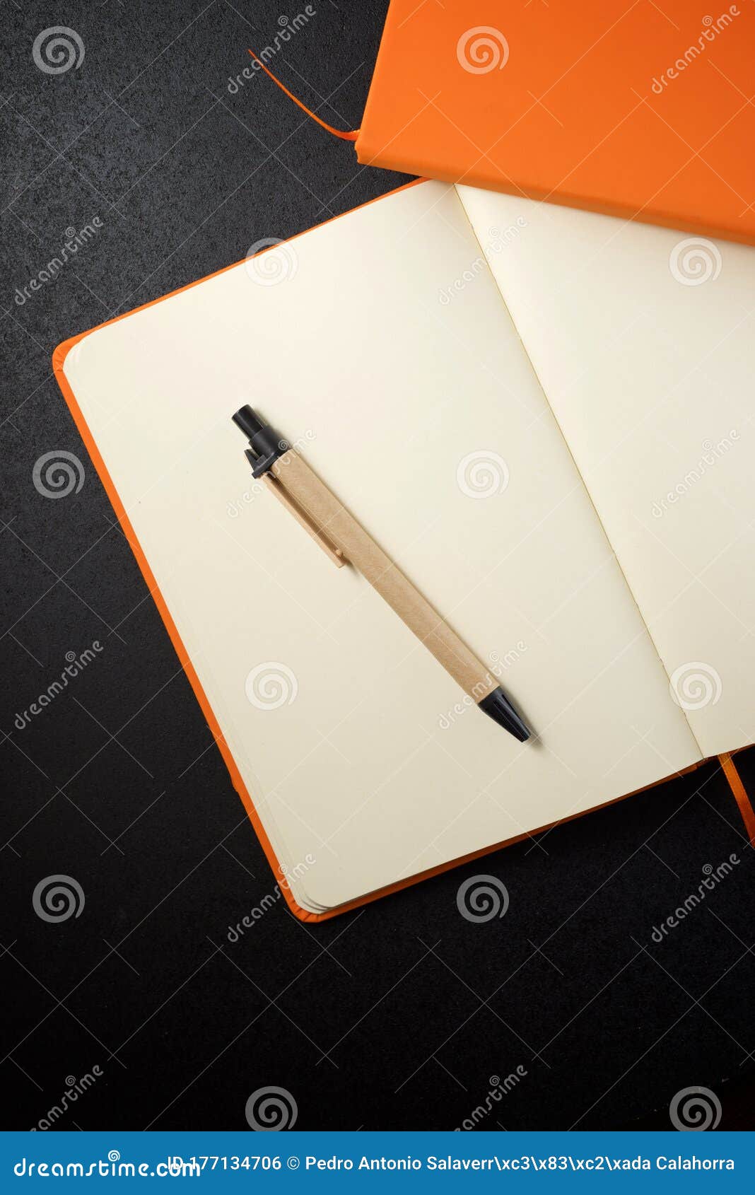 Blocco blocchi appunti fotografia stock. Immagine di creatività - 177134706