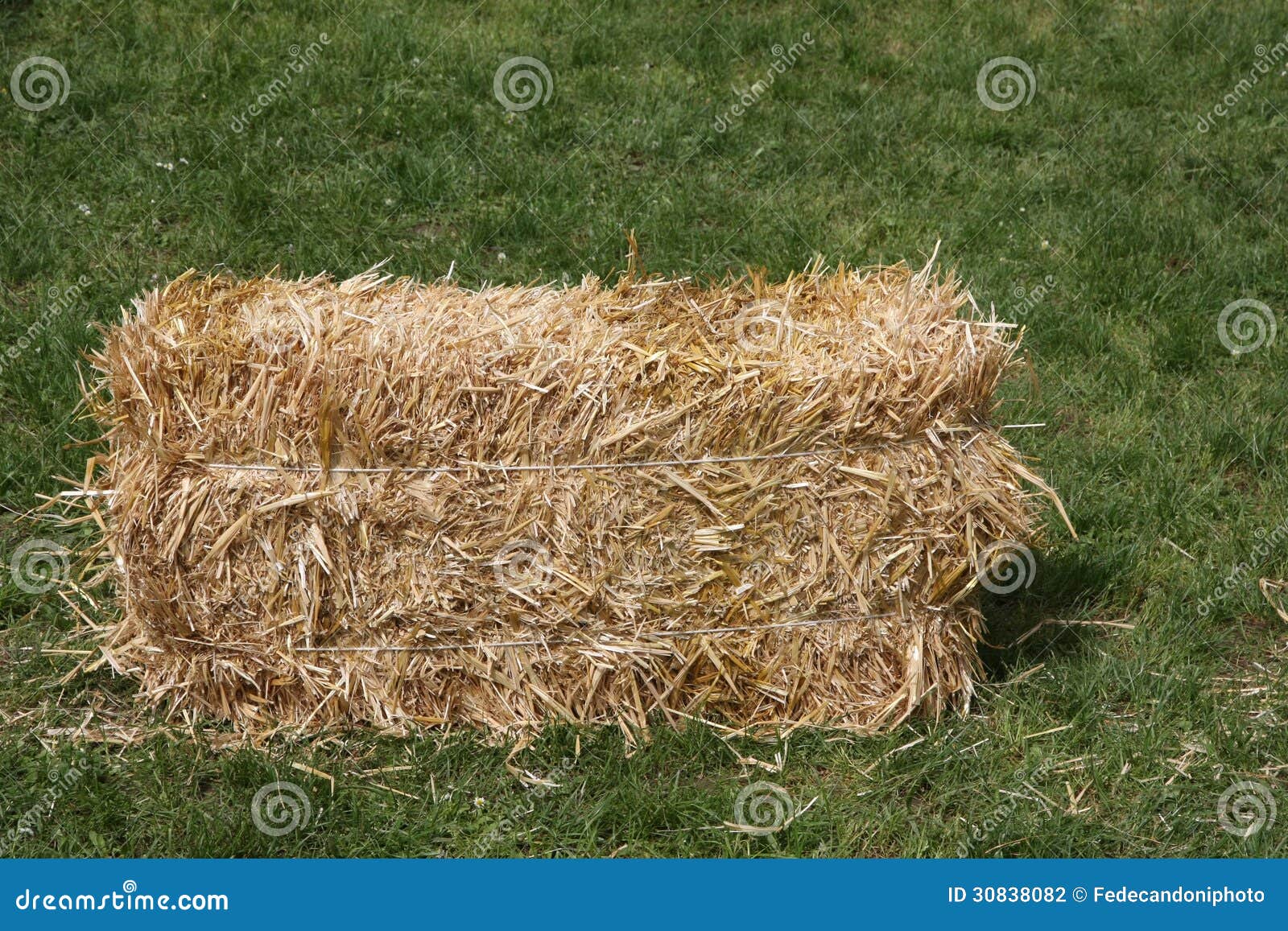 Block Dry Straw Cube Stock Photography | CartoonDealer.com #30838082