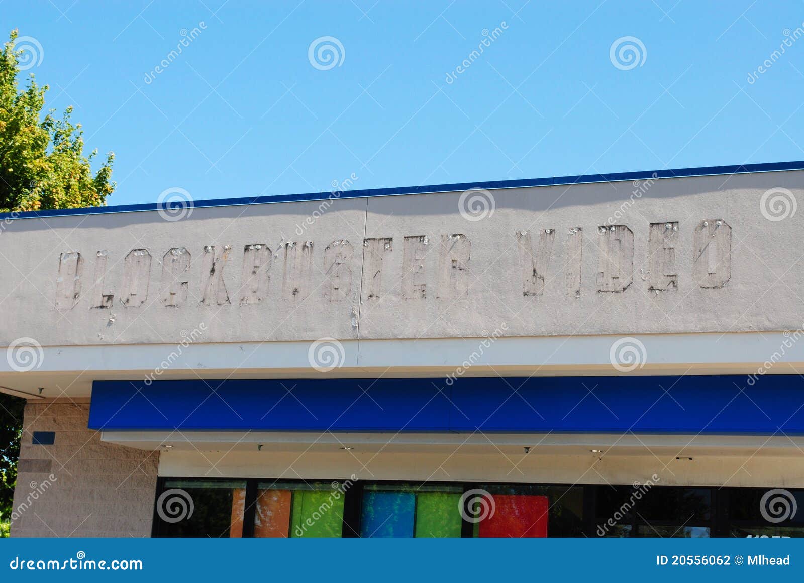 Blockbuster Video closing editorial photography. Image of financial ...