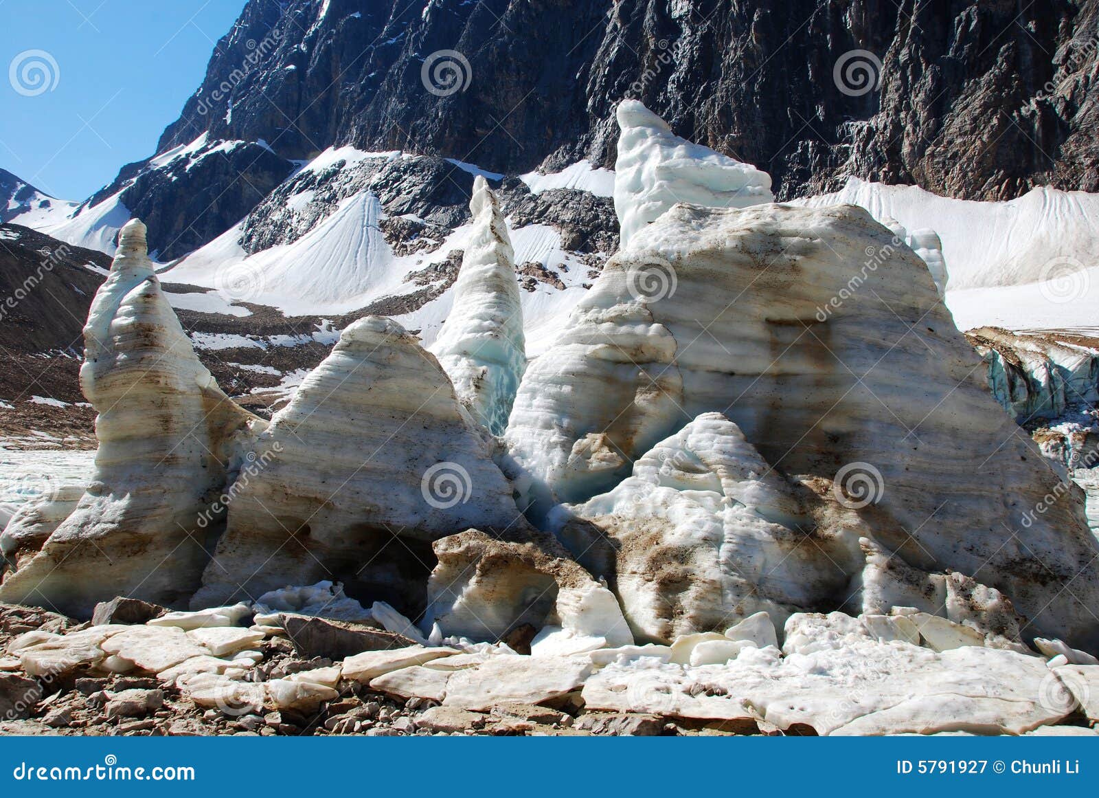 Blocs de glace et lac ice image stock. Image du froid - 5791927