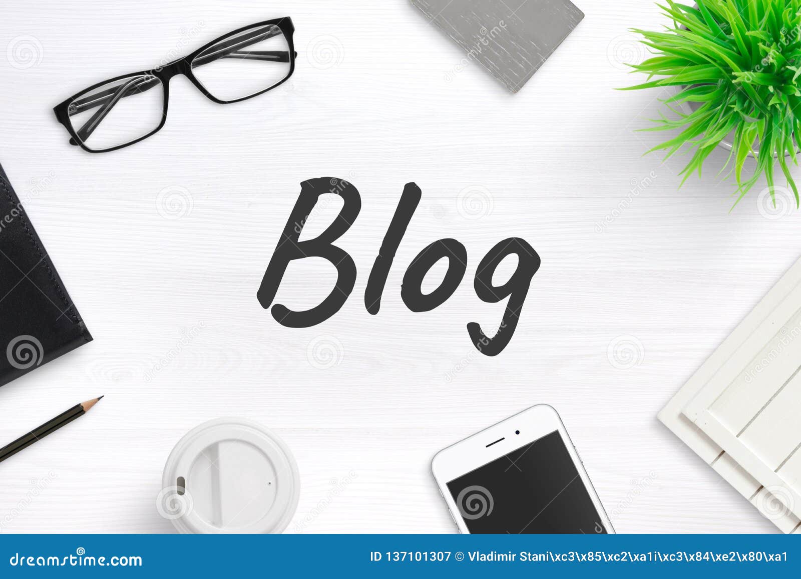 Blogging Concept Composition with Text in the Middle. Office, Writing ...