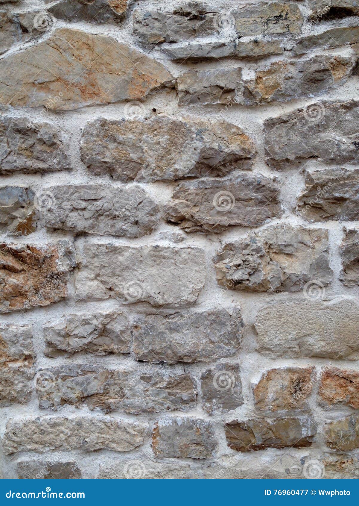 Blokken En Rotsen in De Muur Stock Afbeelding - Image of ruïnes, bouw ...