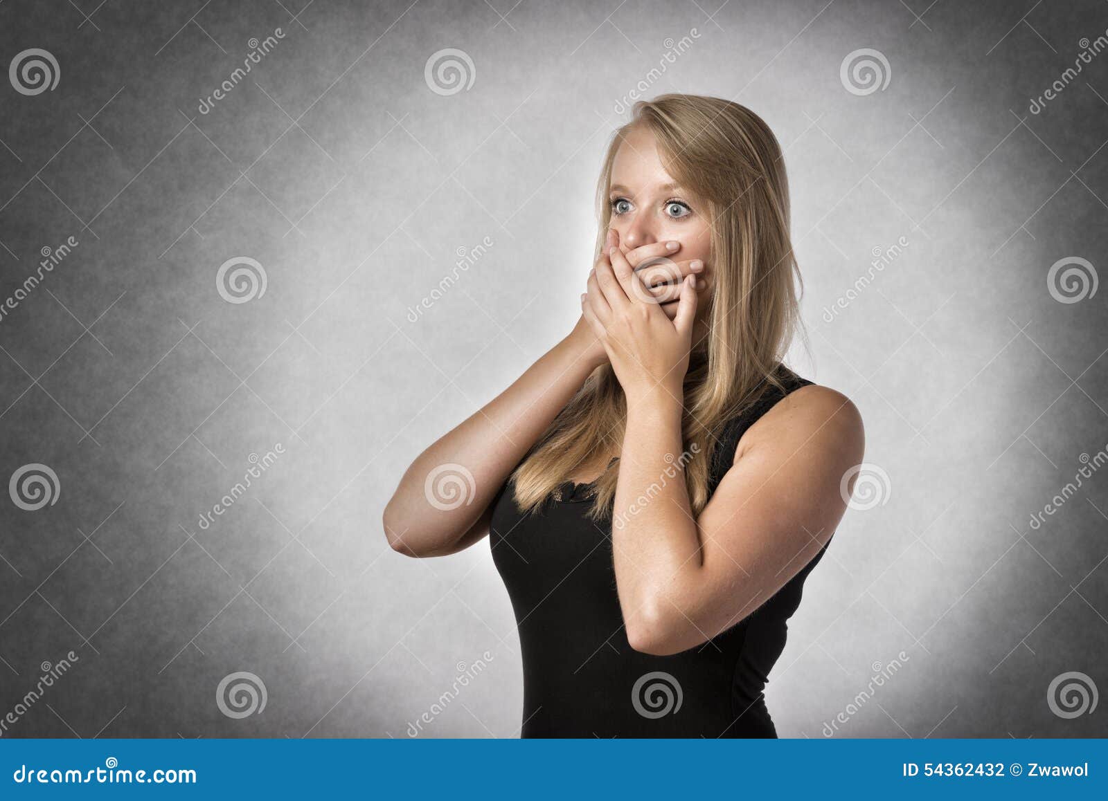 Blonde angstig vrouw stock foto. Image of ogen, schoonheid - 54362432