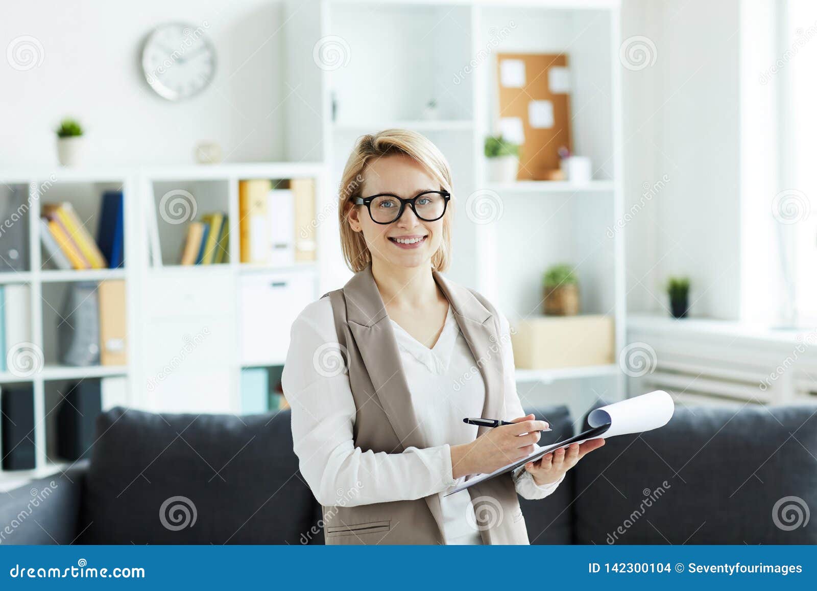 Blonde counselor stock photo. Image of psychotherapy - 142300104