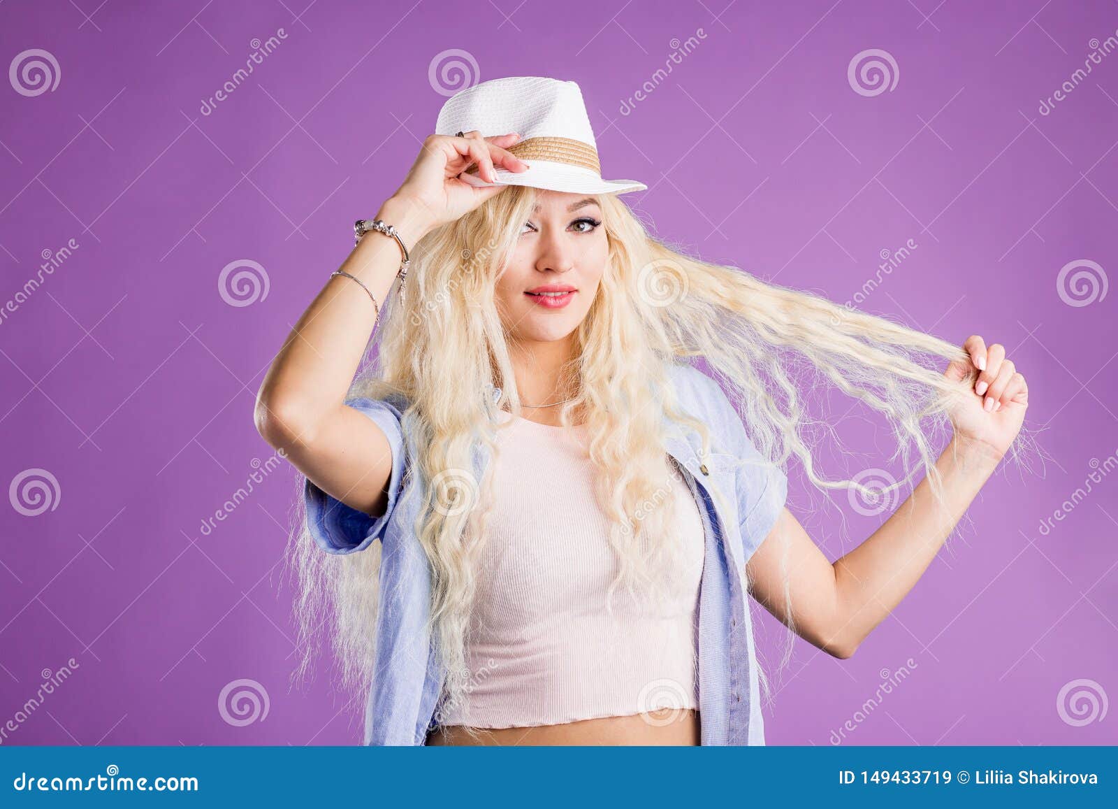 Blonde Woman In Straw Hat Stock Image Image Of Elegant 149433719