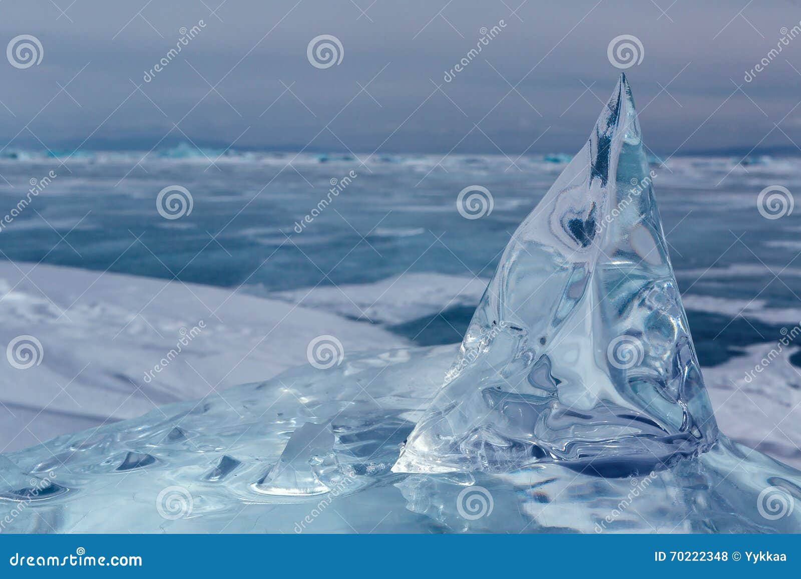 Bloque Transparente Hermoso De Hielo Foto de archivo - Imagen de helada ...