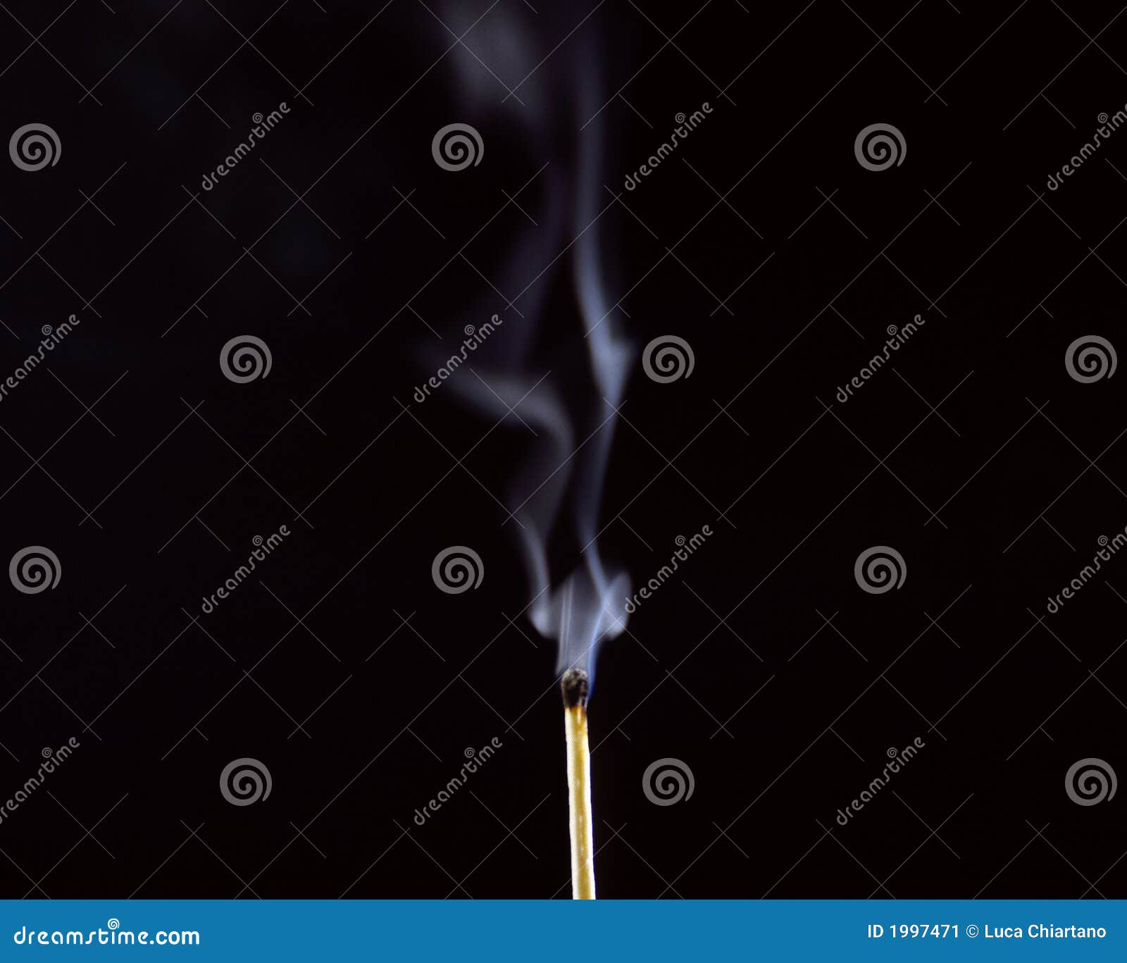 Blowed符合 库存图片. 图片 包括有 烟雾, 没什么, 爆炸, 染料, 中断, 符合, 熄灭, 污点 - 1997471