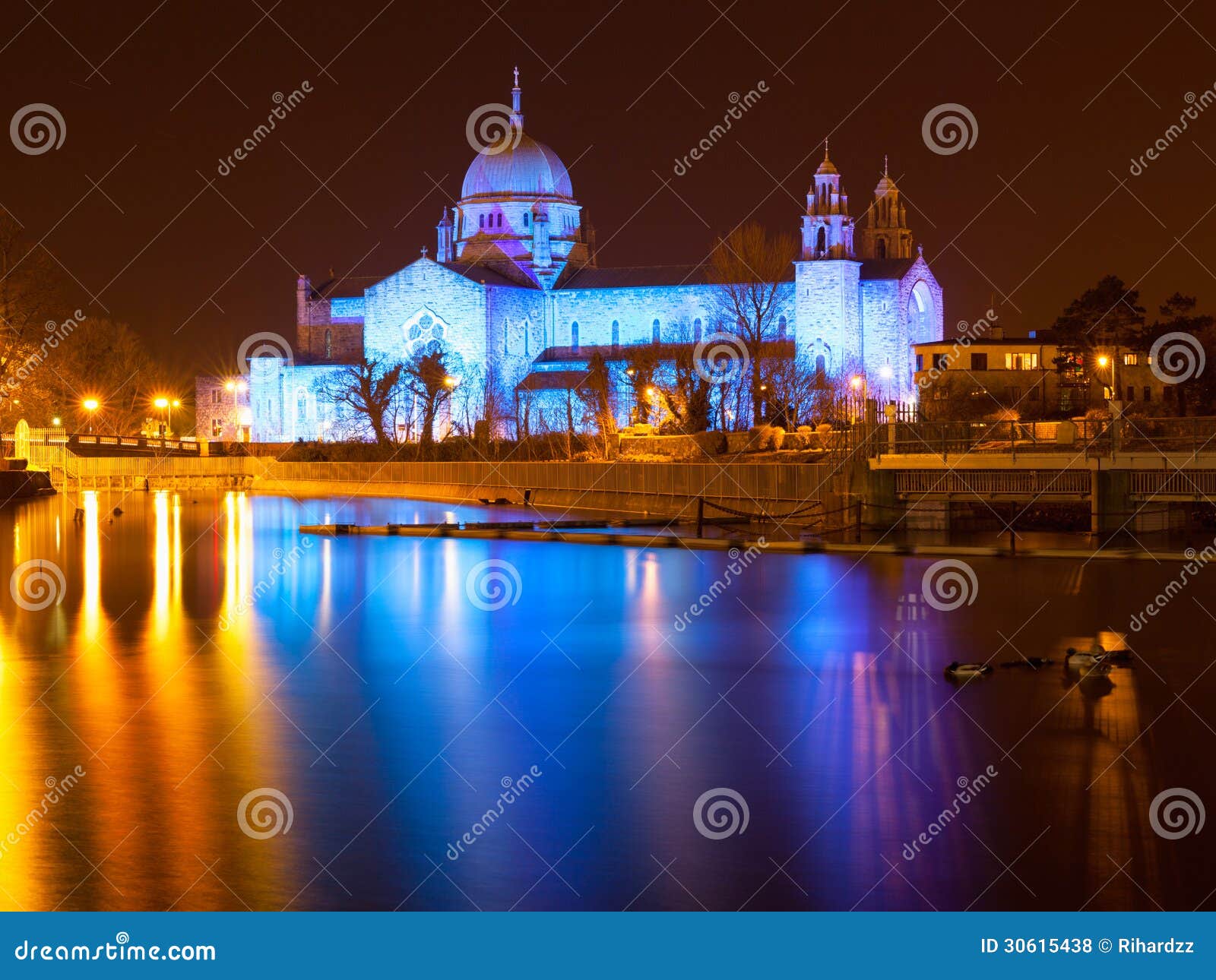 Blu Acceso Cattedrale Di Galway Fotografia Stock - Immagine di mondo ...