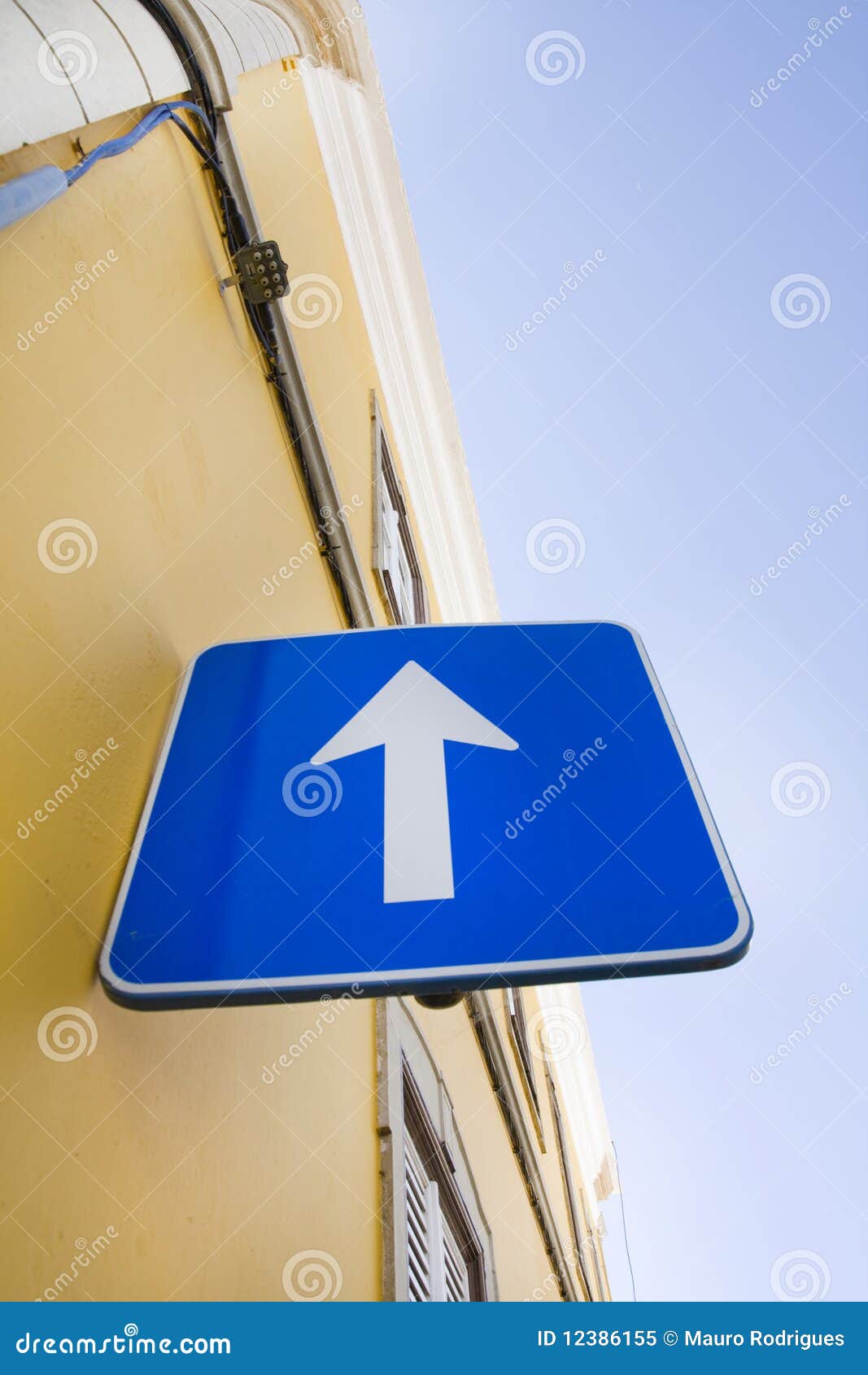 Blue arrow roadsign stock image. Image of circulation - 12386155