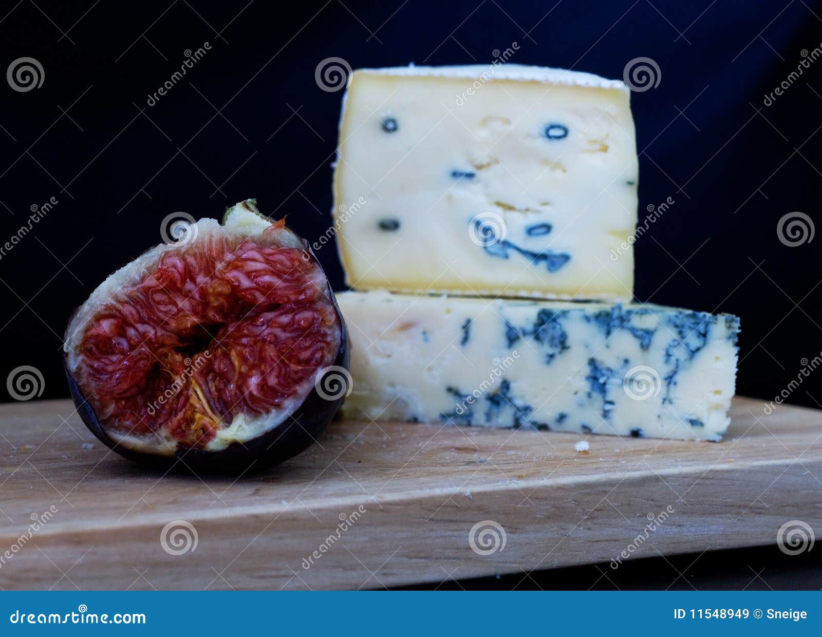 Blue cheese and figs stock image. Image of british, eating - 11548949