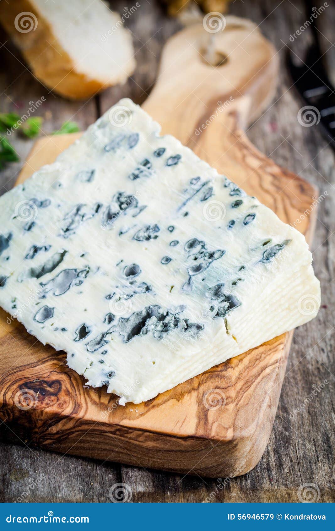 Blue cheese slice stock image. Image of cutting, dairy - 56946579