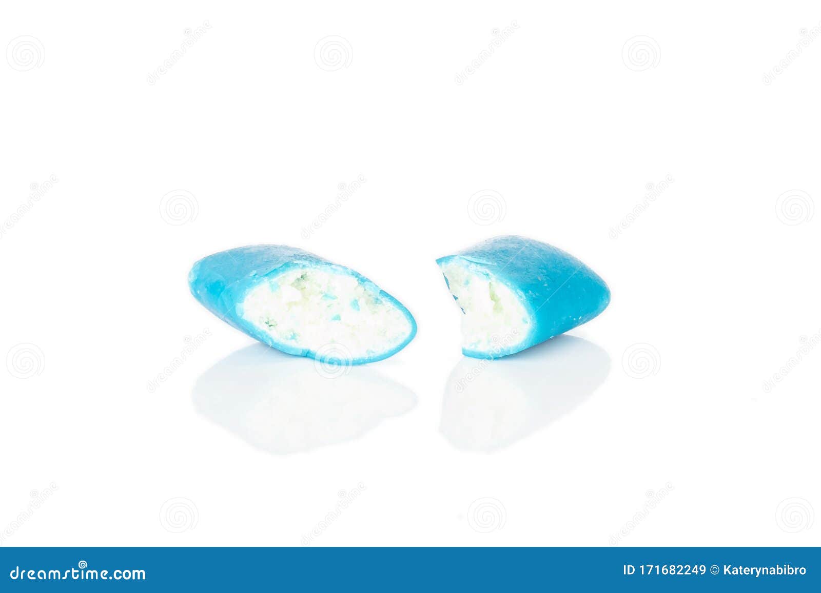 Blue Chewing Gum Isolated on White Stock Image - Image of cube, mint ...