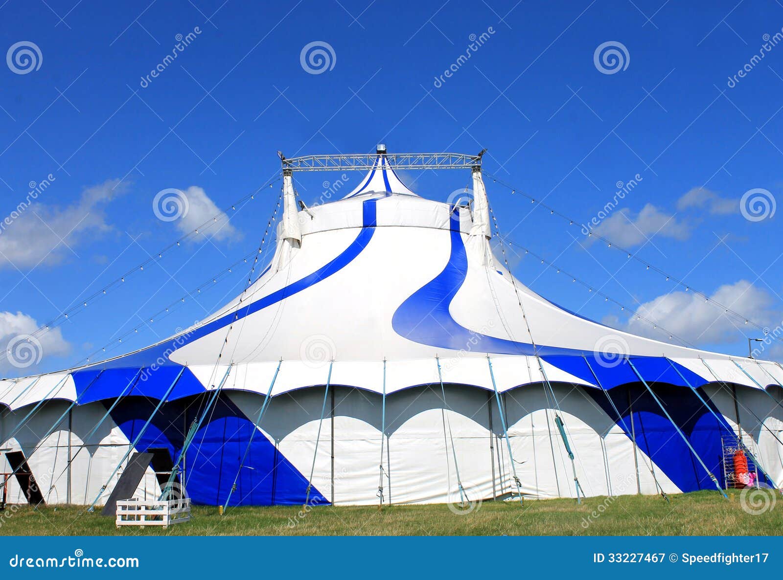 Blue Circus Tent in Green Field Editorial Photography - Image of circus ...