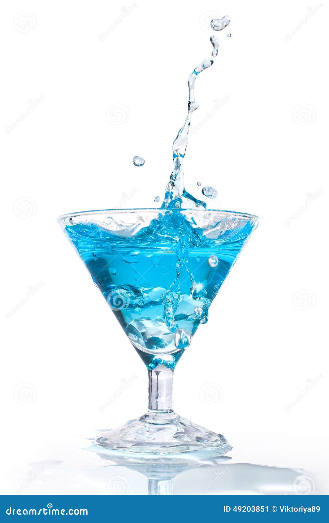 Blue cocktail with splash stock image. Image of movement - 49203851