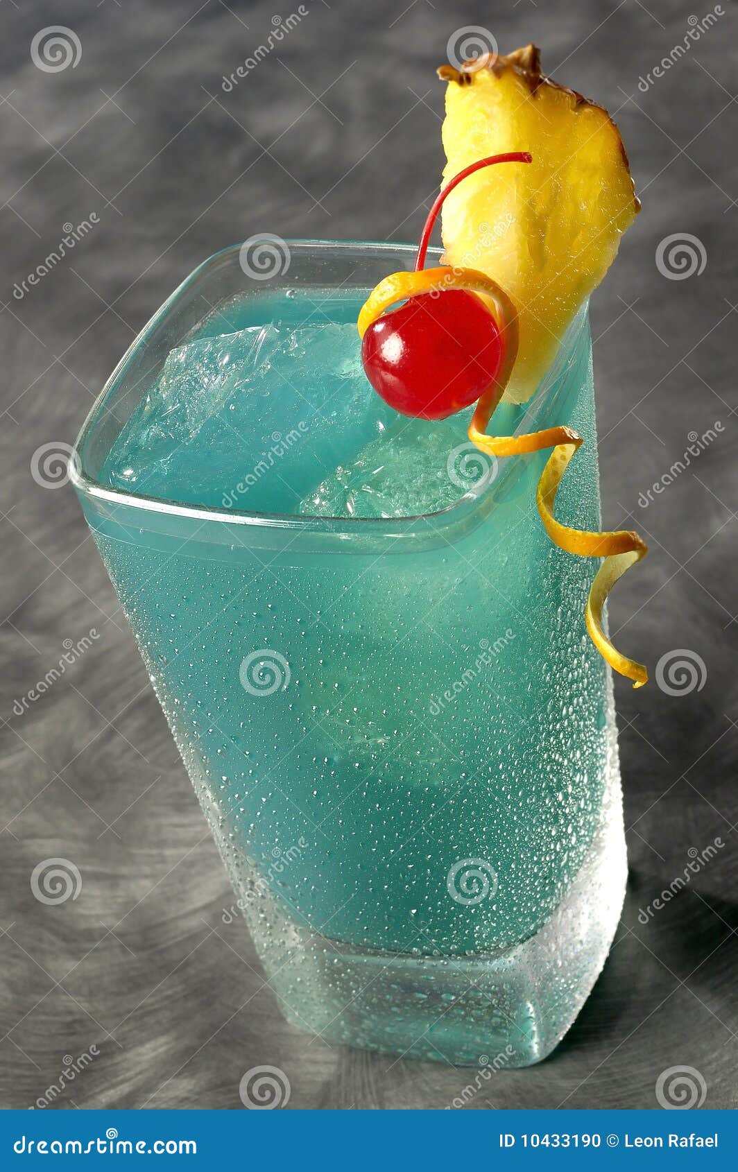 Blue Curacao cocktail stock photo. Image of cocktail - 10433190