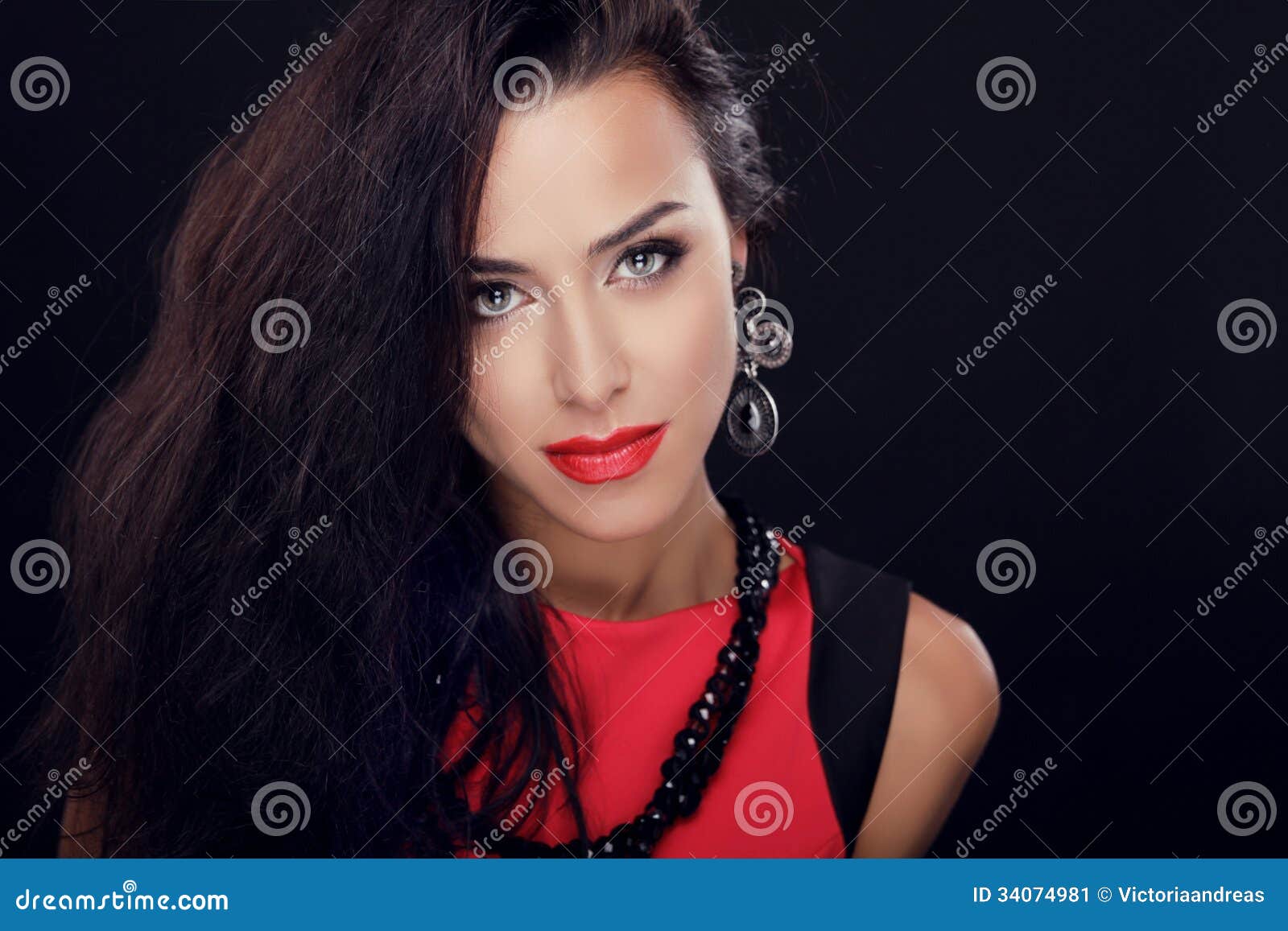 Pretty Girls With Brown Hair And Blue Eyes With Swag