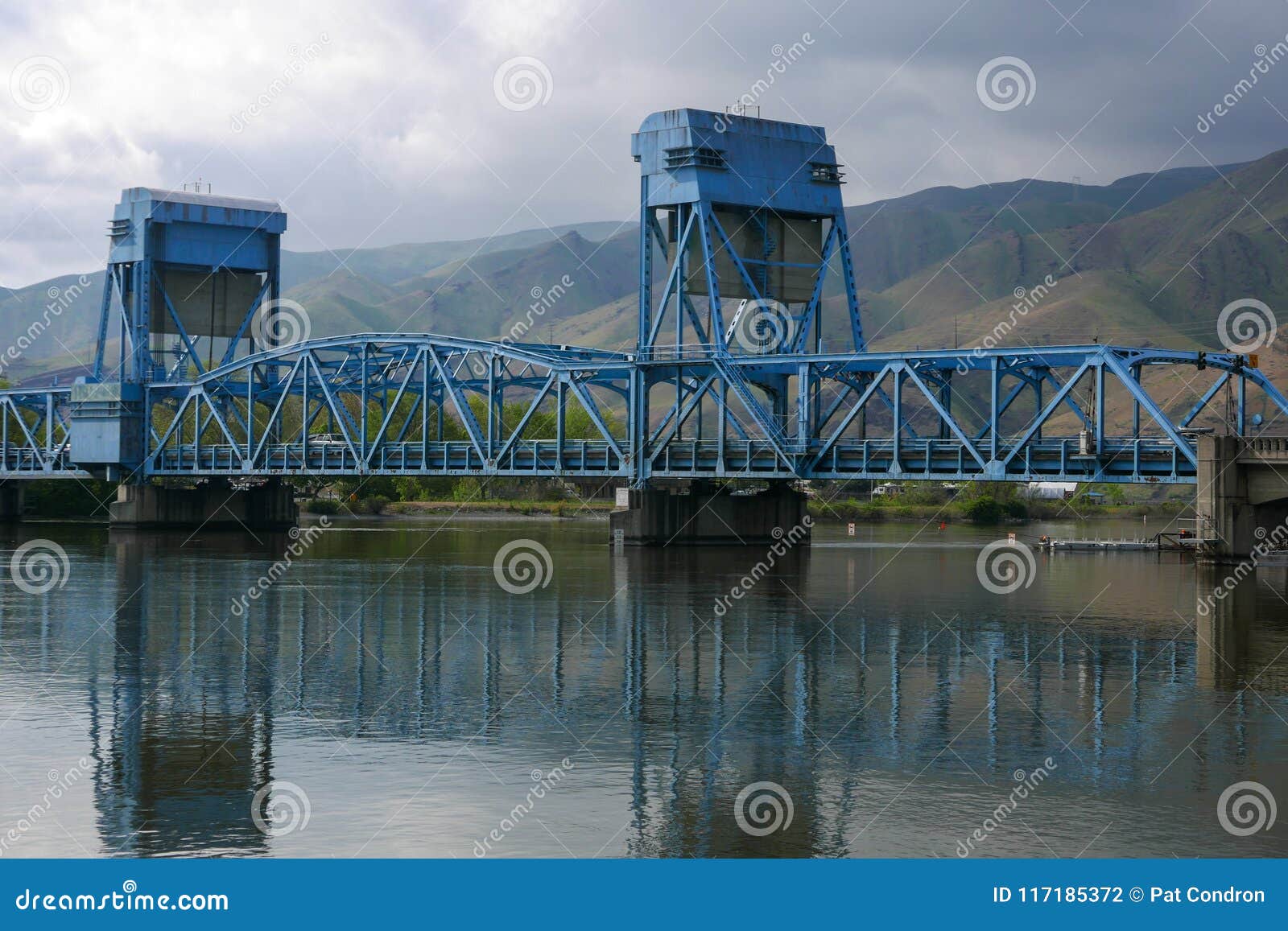 The Blue Lewiston Clarkston Bridge Spanning the Snake River Stock Photo ...