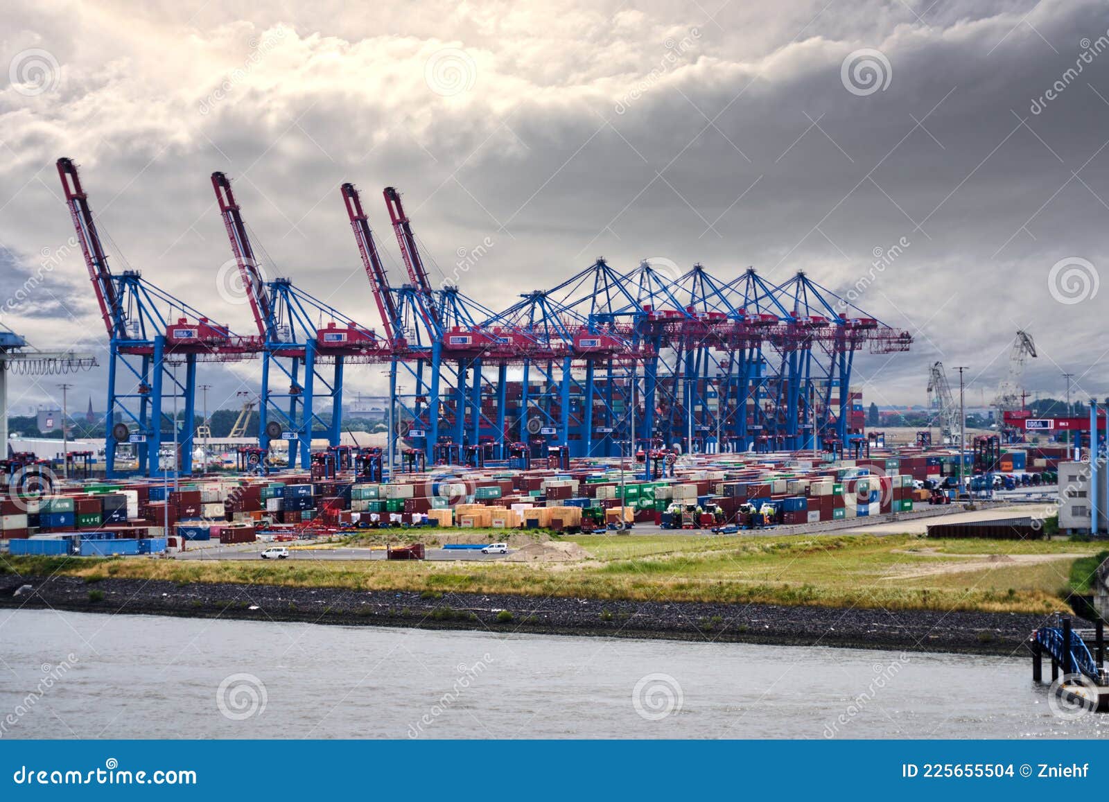 Blue Loading Cranes With Red Cabins In Container Port For Unloading ...