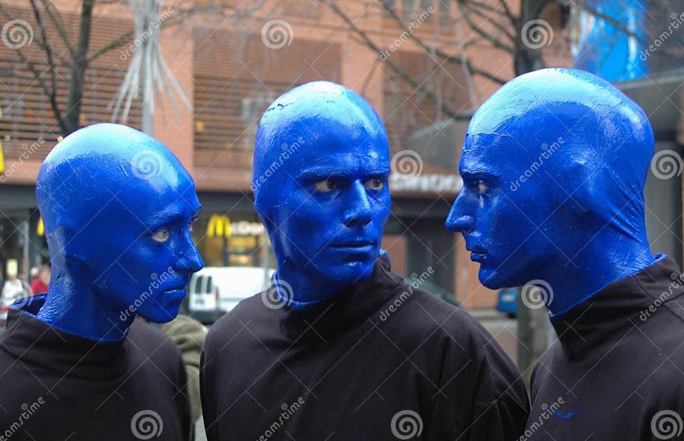 Blue Man Group in Berlin editorial photo. Image of deutschland - 10252751