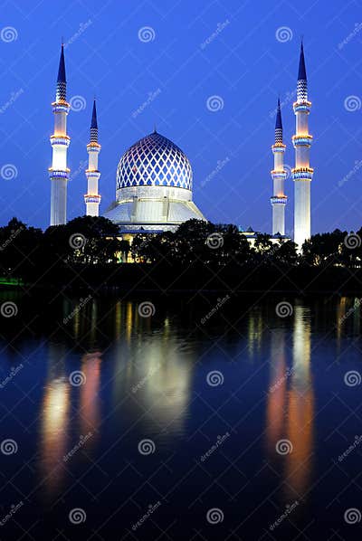 Blue Mosque editorial stock photo. Image of alam, aziz - 25869658