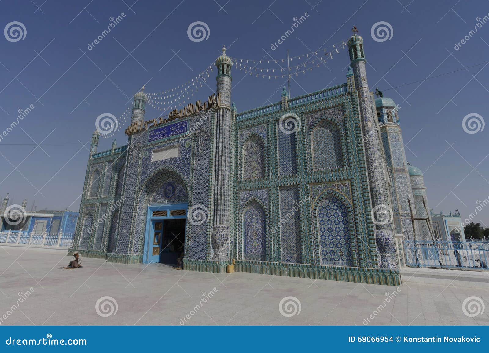 Blue Mosque in Mazar-i-Sharif Stock Photo - Image of taliban, laden ...