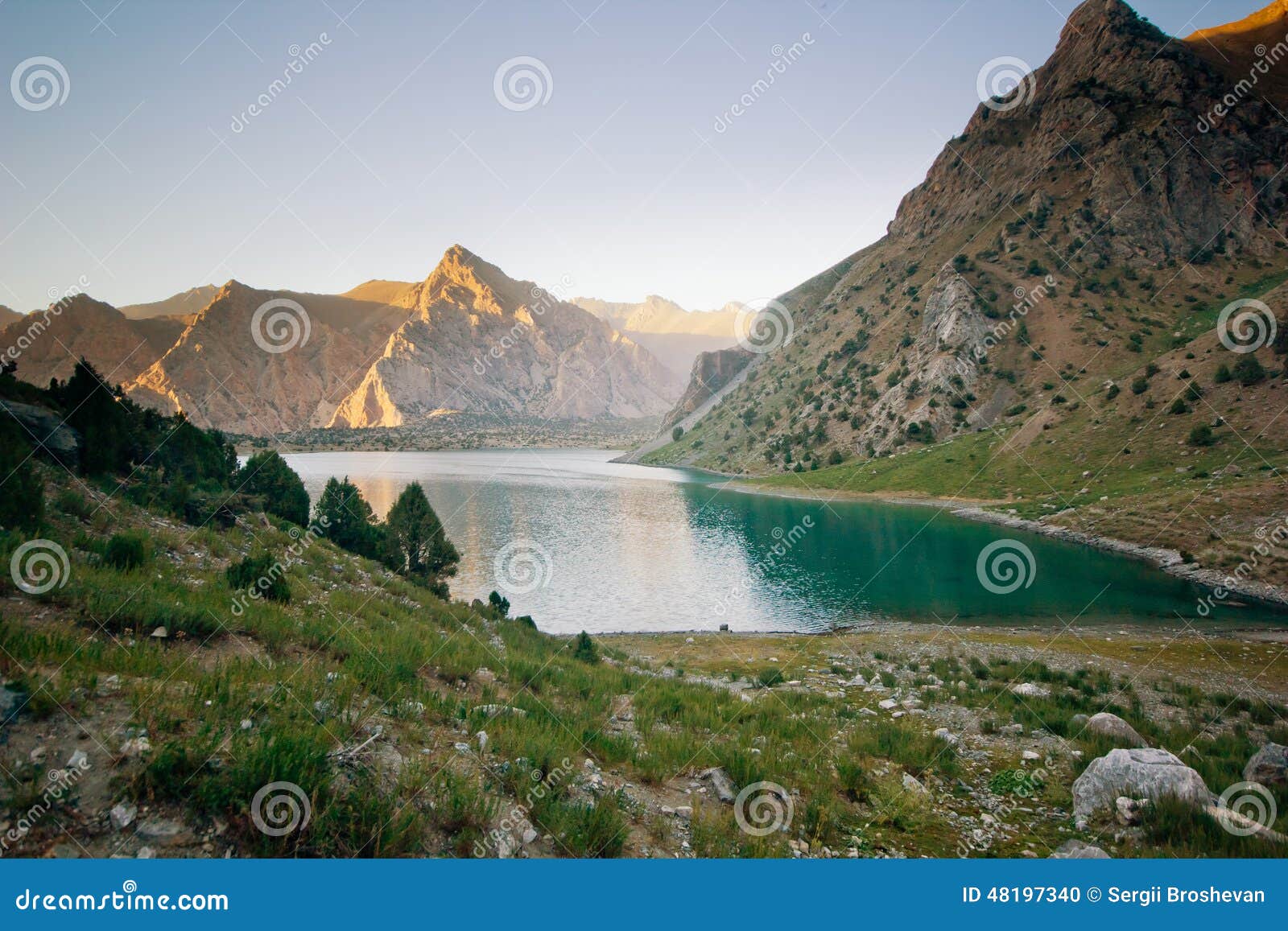 Blue Mountain Lake at Sunset Stock Photo - Image of green, peak: 48197340