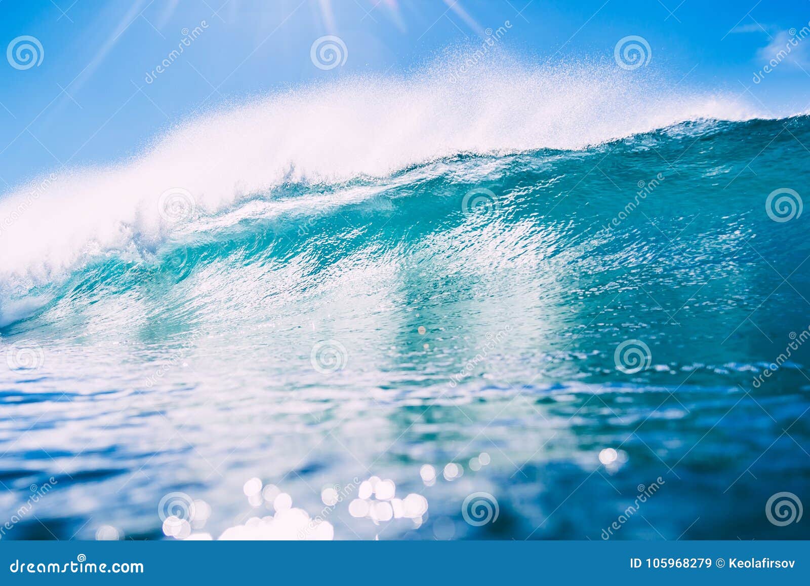 Blue Ocean Wave with Sun Light. Clear Wave in Tropics and Blue Sky ...