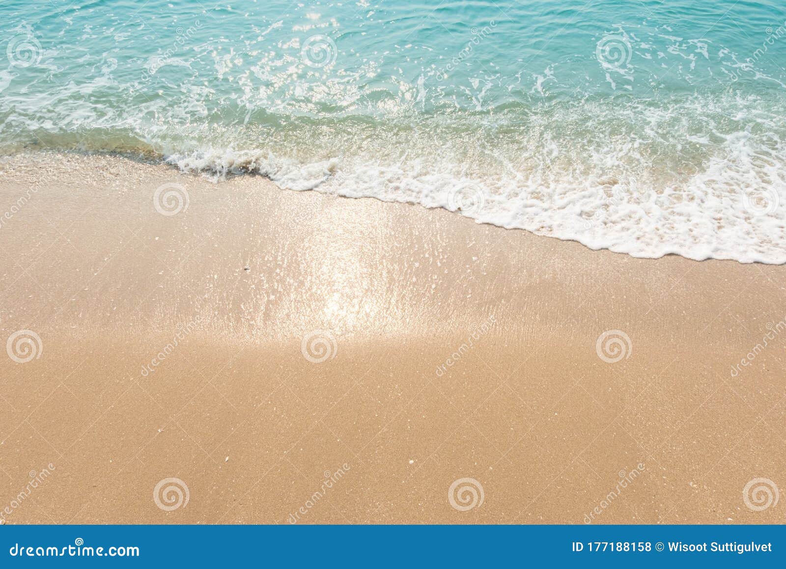 Blue Ocean Waves Sunlight Reflection Sand Beach Background Stock Photo ...